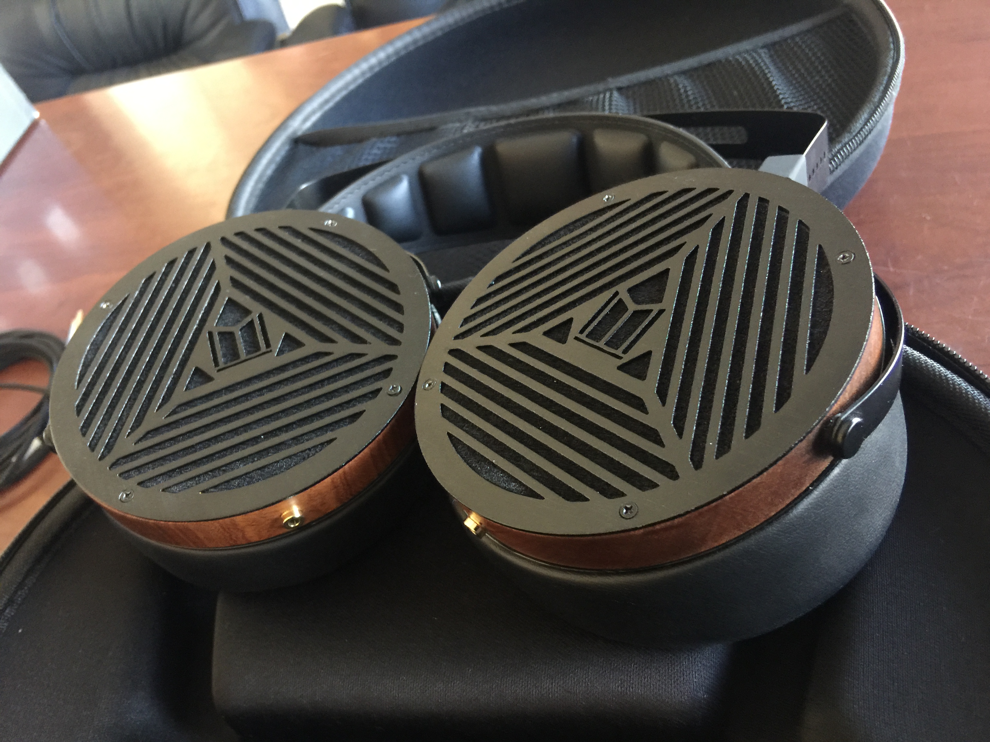 Monoprice Monolith M1060 V2 Planar Headphones with Extra Cables ...