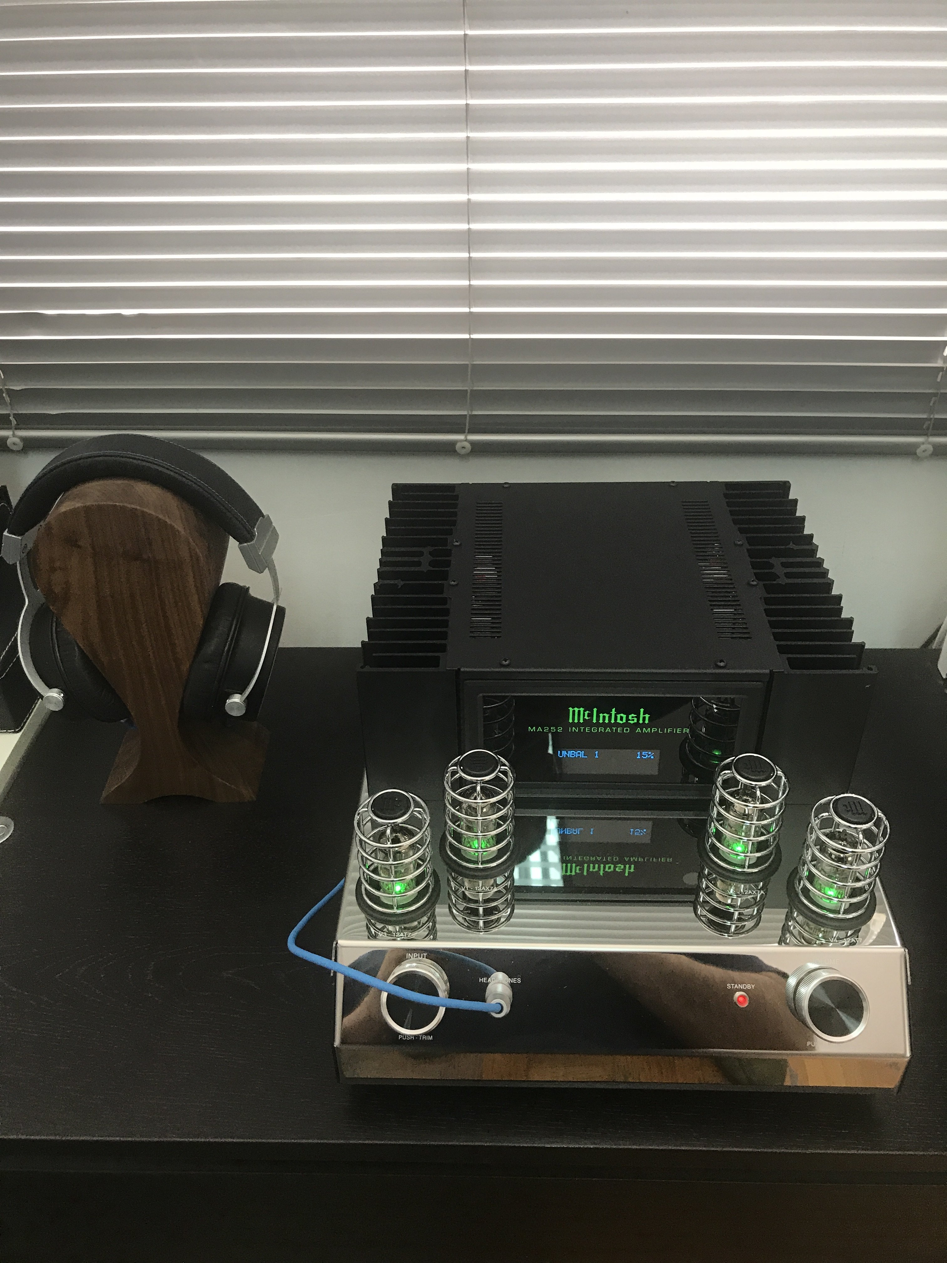 Mcintosh MA252 - Mac's first hybrid integrated with High Drive ...