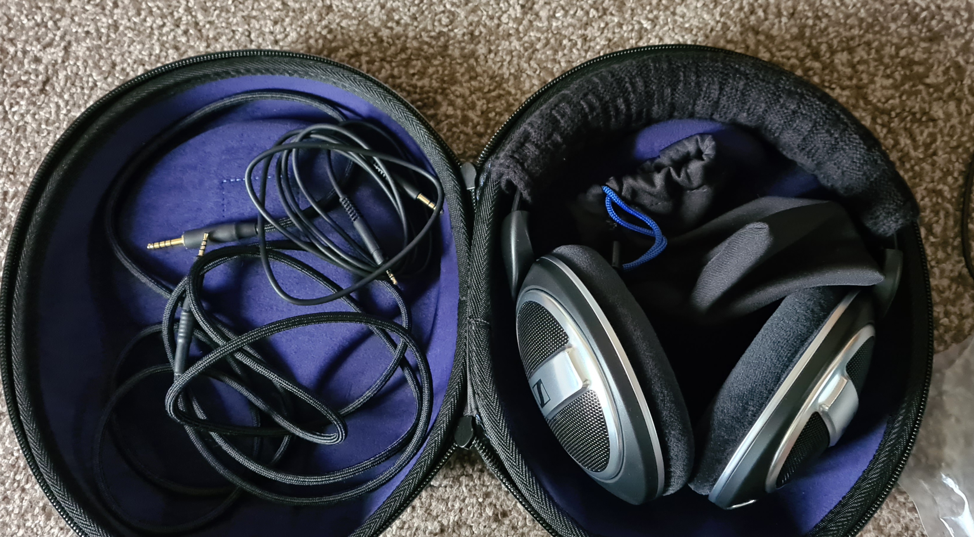 Closed: Sennheiser HD 599 Special Edition, Open Back Headphone ...