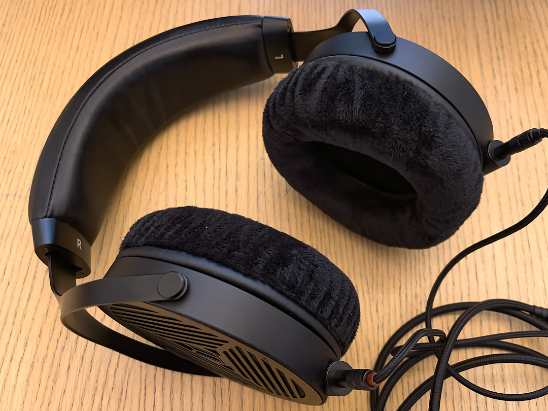 Closed: Monolith M1070 Planar like new | Headphone Reviews and ...