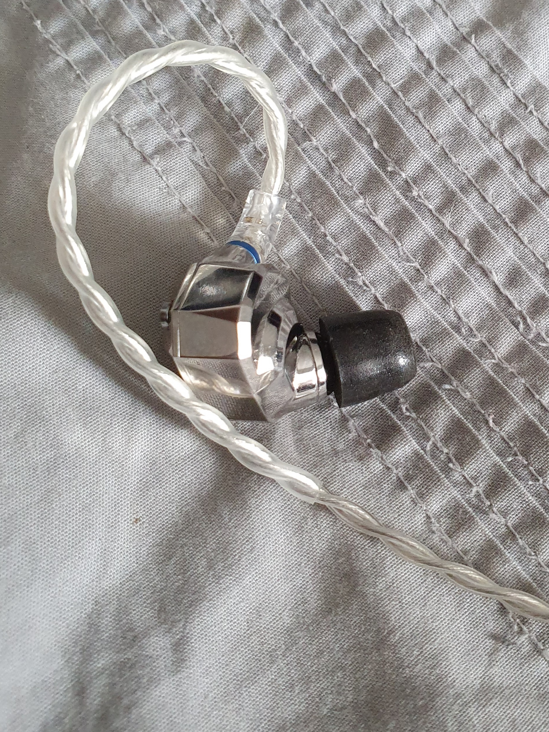 Closed: Andromeda s with broken right side mmcx | Headphone Reviews and ...