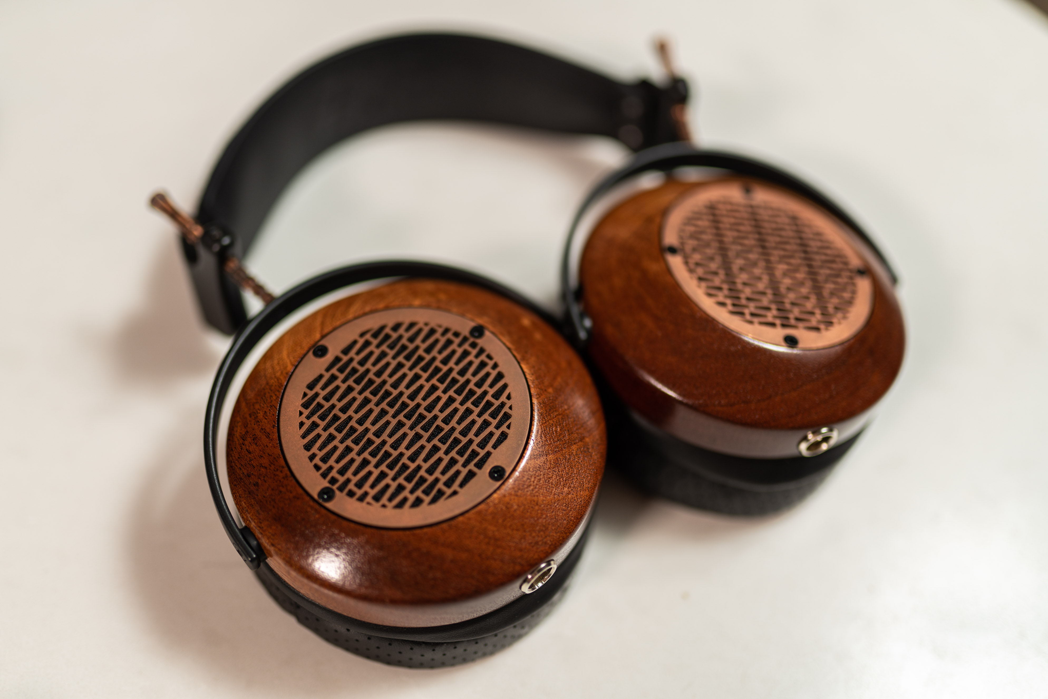Sold: ZMF Aeolus with new mesh and additional Suede Pads | Headphone ...