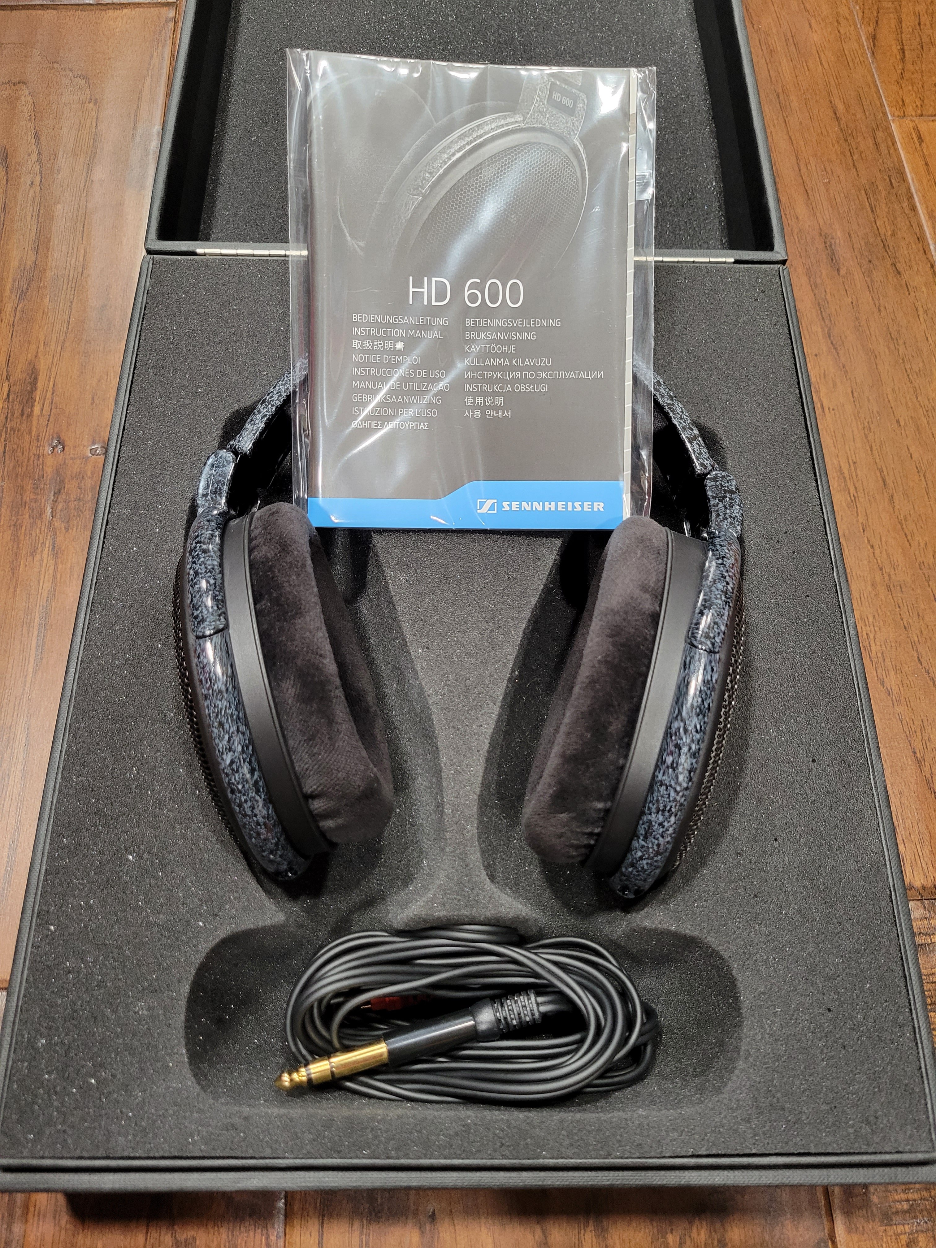 Sold: Sennheiser HD 600 Marble *MINT CONDITION* | Headphone Reviews and ...