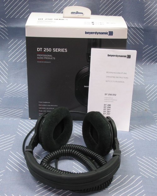 Closed: Beyerdynamic DT250 250 Ohm headphones, xlnt | Headphone Reviews ...