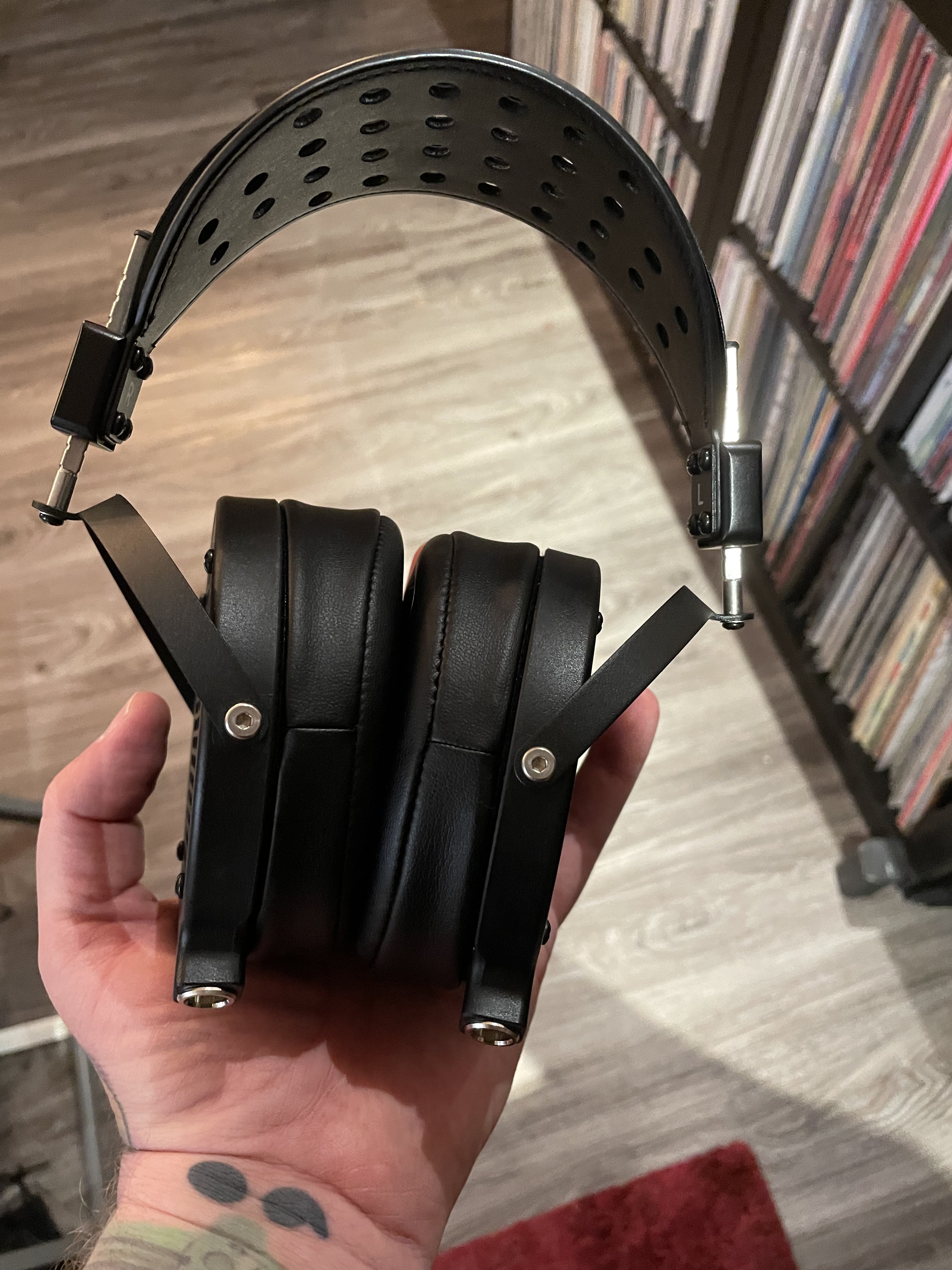 Closed: New condition LCD-2C | Headphone Reviews and Discussion - Head ...