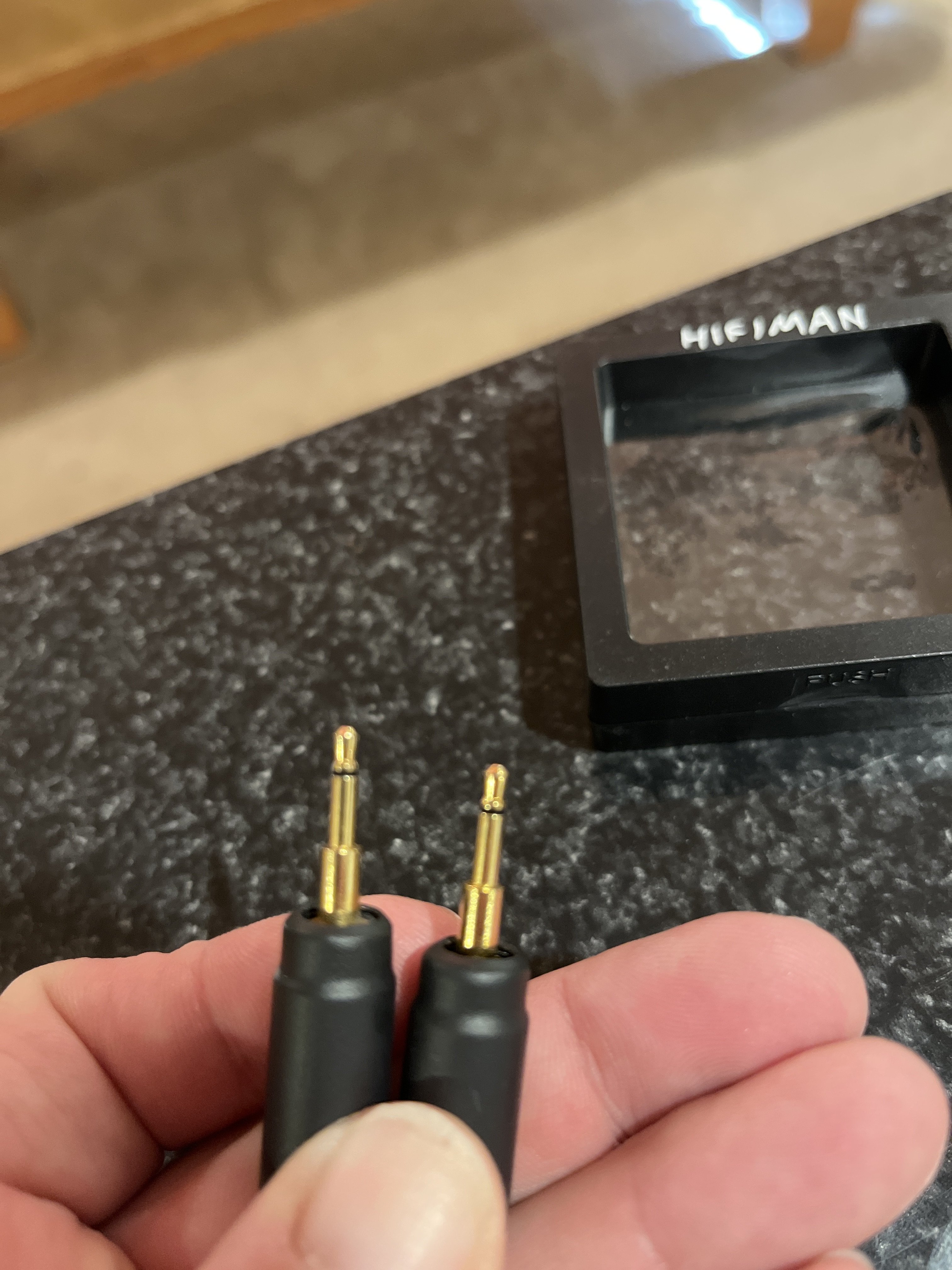 Closed: Affinity Adapters 1266 cable to 2.5 m Hifiman headphones ...