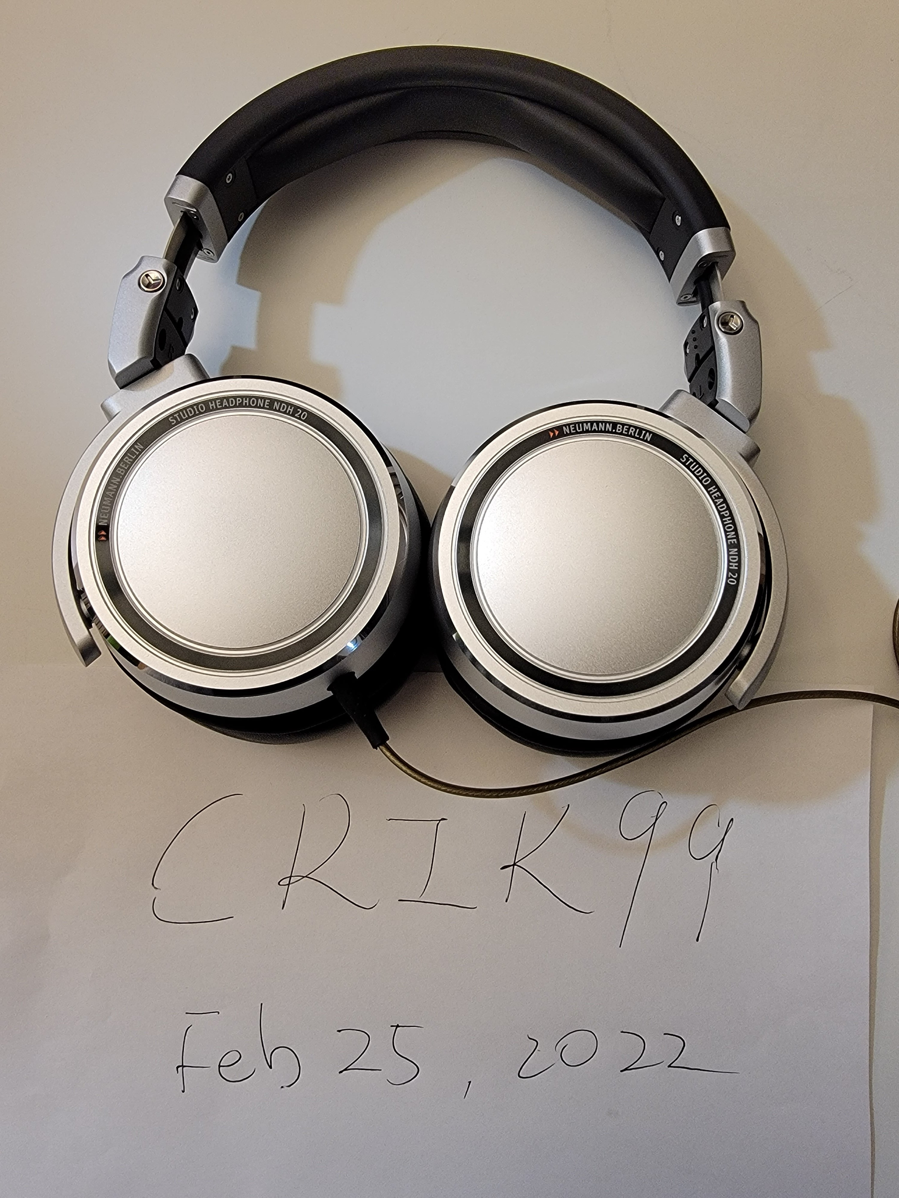 Closed: Neumann NDH20 headphone w/ Extra pads & cable | Headphone ...