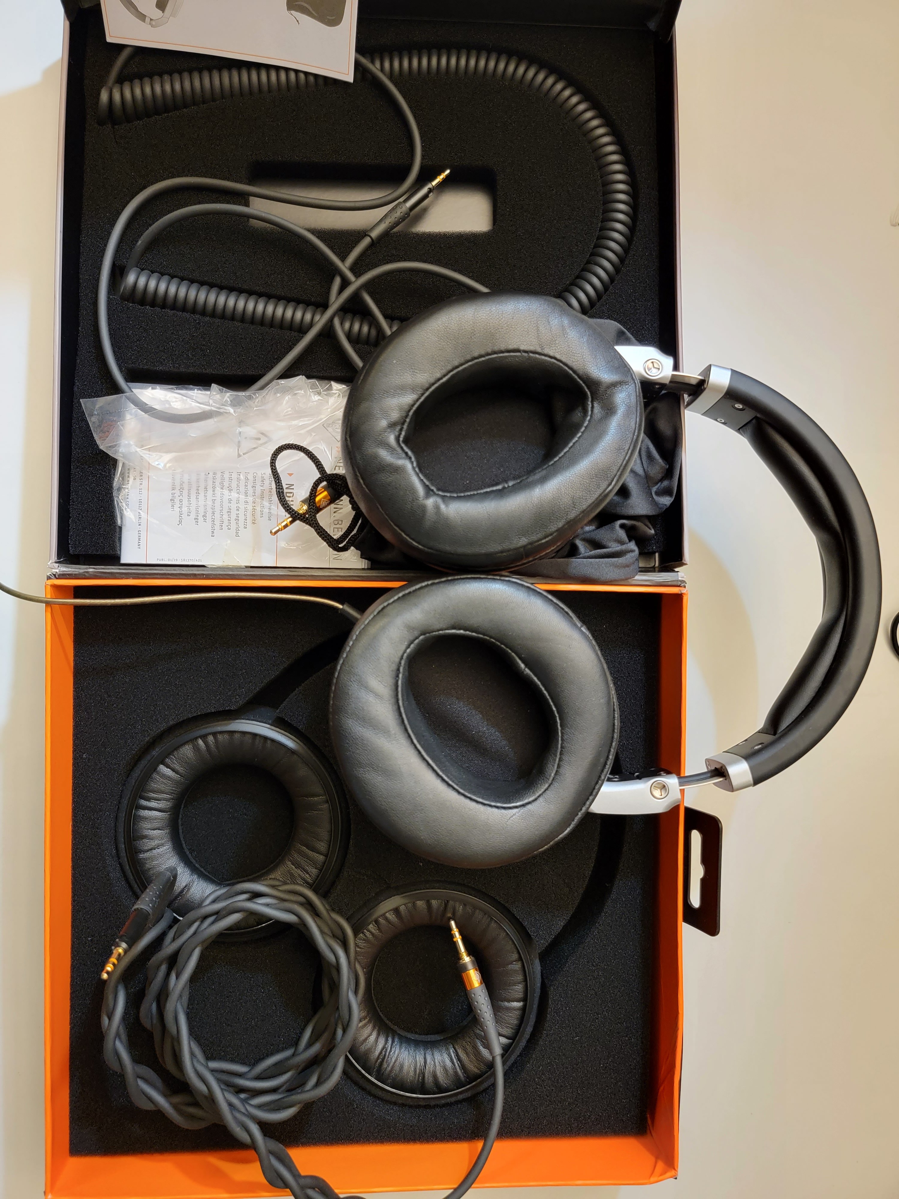 Closed: Neumann NDH20 headphone w/ Extra pads & cable | Headphone ...