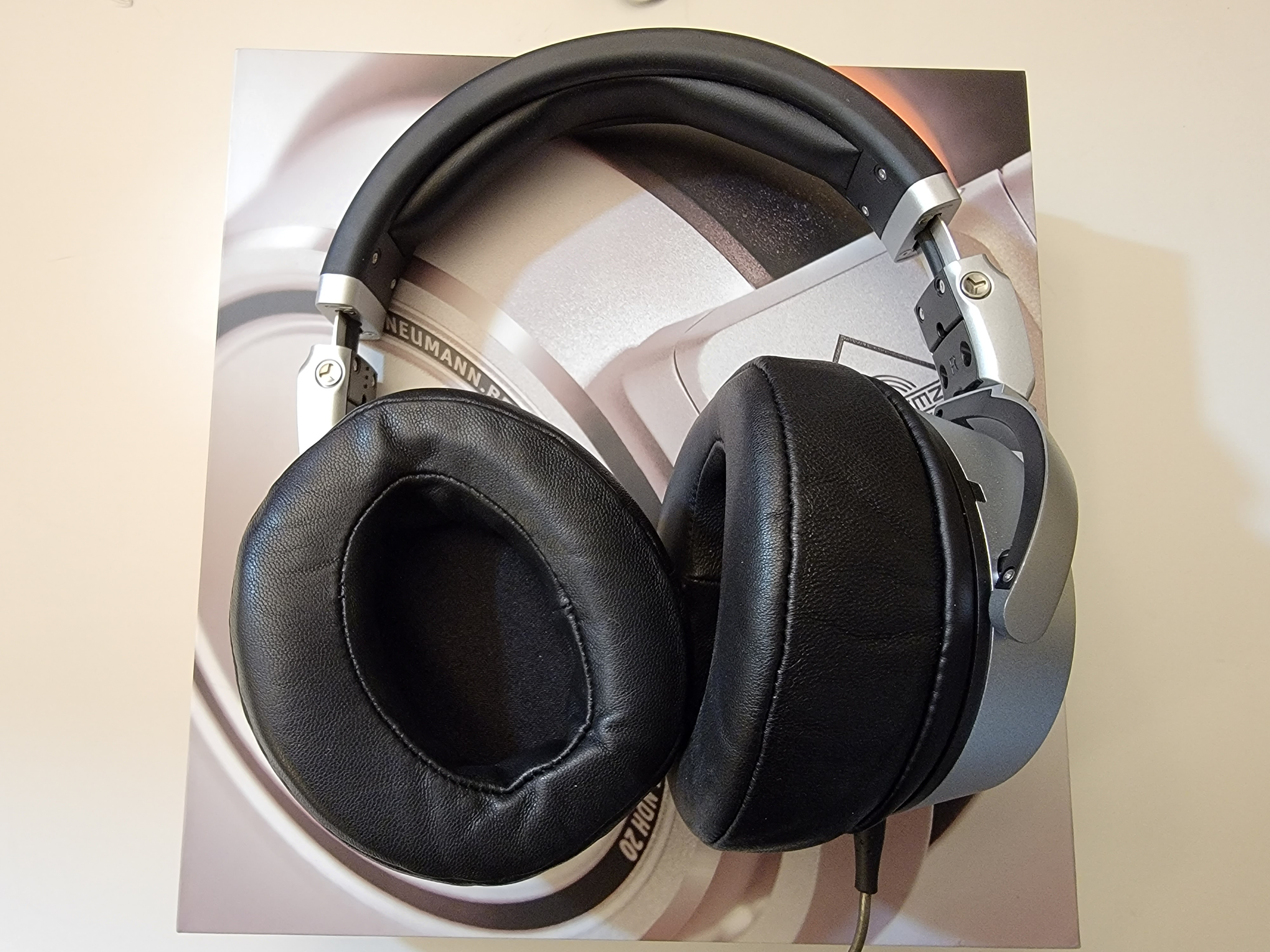 Closed: Neumann NDH20 headphone w/ Extra pads & cable | Headphone ...