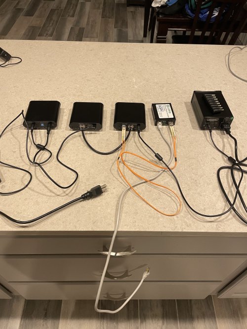 Closed: Sonore Ultra Rendu Uptone Audio Ultracap plus extra | Headphone ...