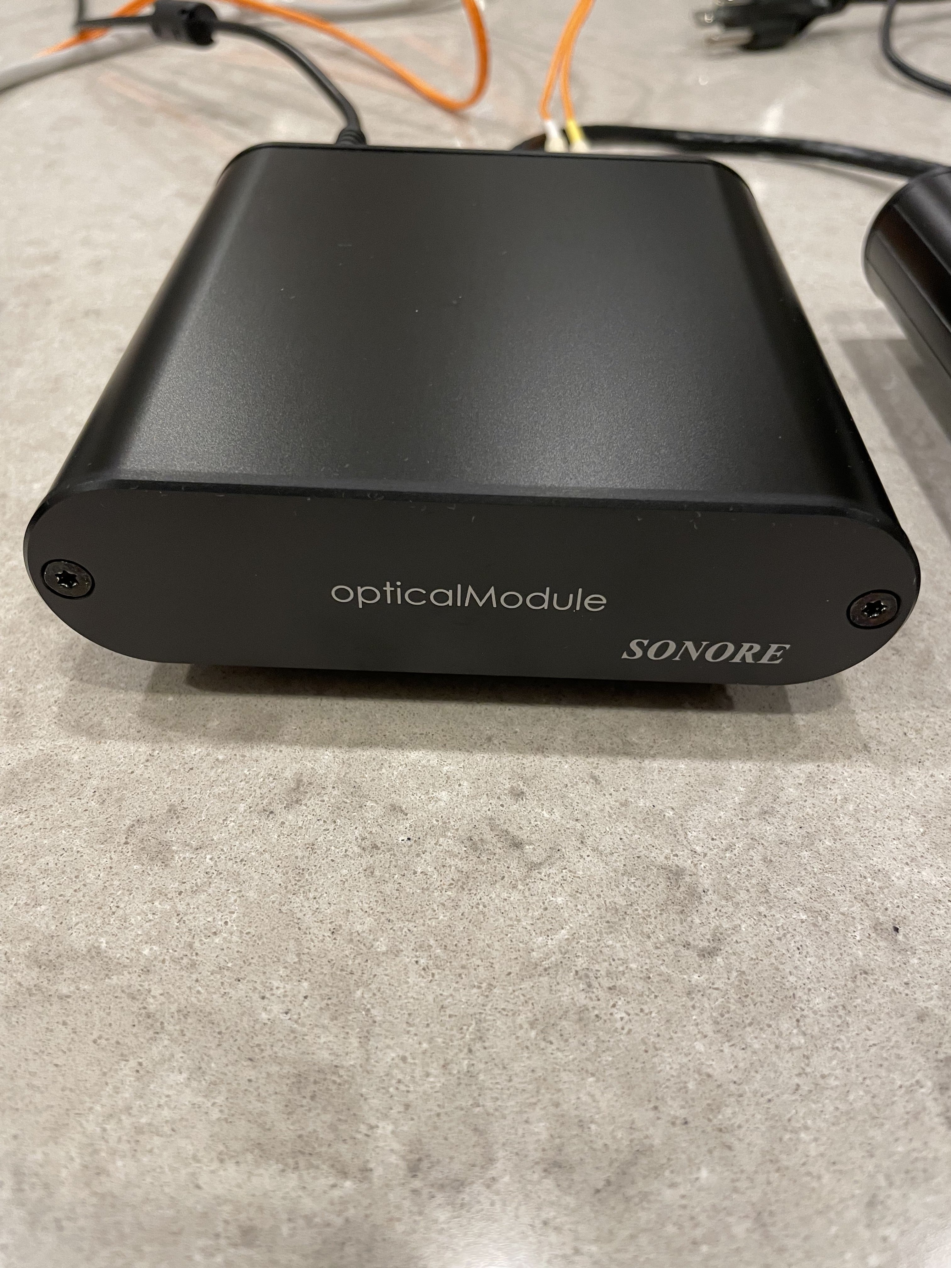 Closed: Sonore Ultra Rendu Uptone Audio Ultracap plus extra | Headphone ...