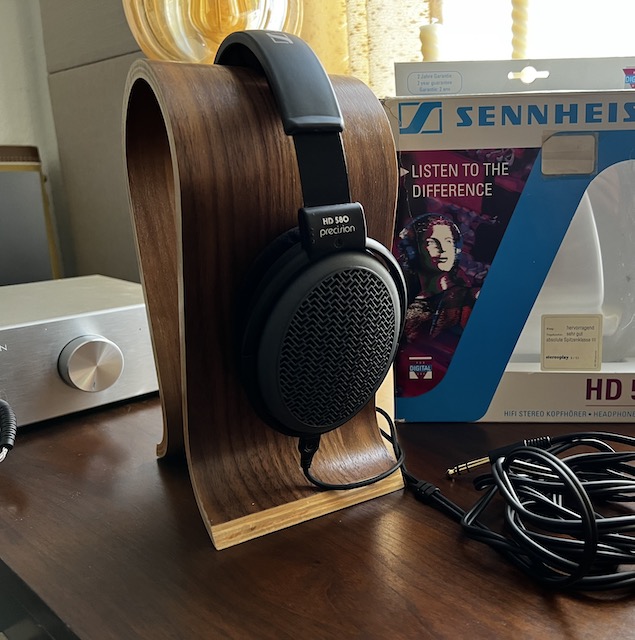 Closed: Sennheiser HD580 Precision (flat plate) | Headphone Reviews and ...