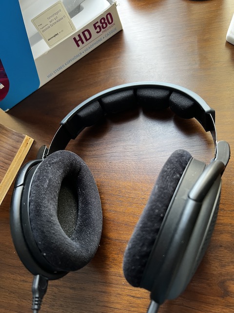 Closed: Sennheiser HD580 Precision (flat plate) | Headphone Reviews and ...