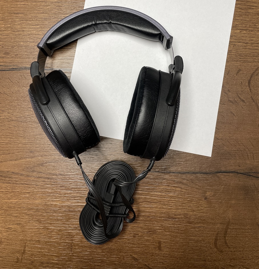 Sold: Sennheiser HE-60 in great condition | Headphone Reviews and ...