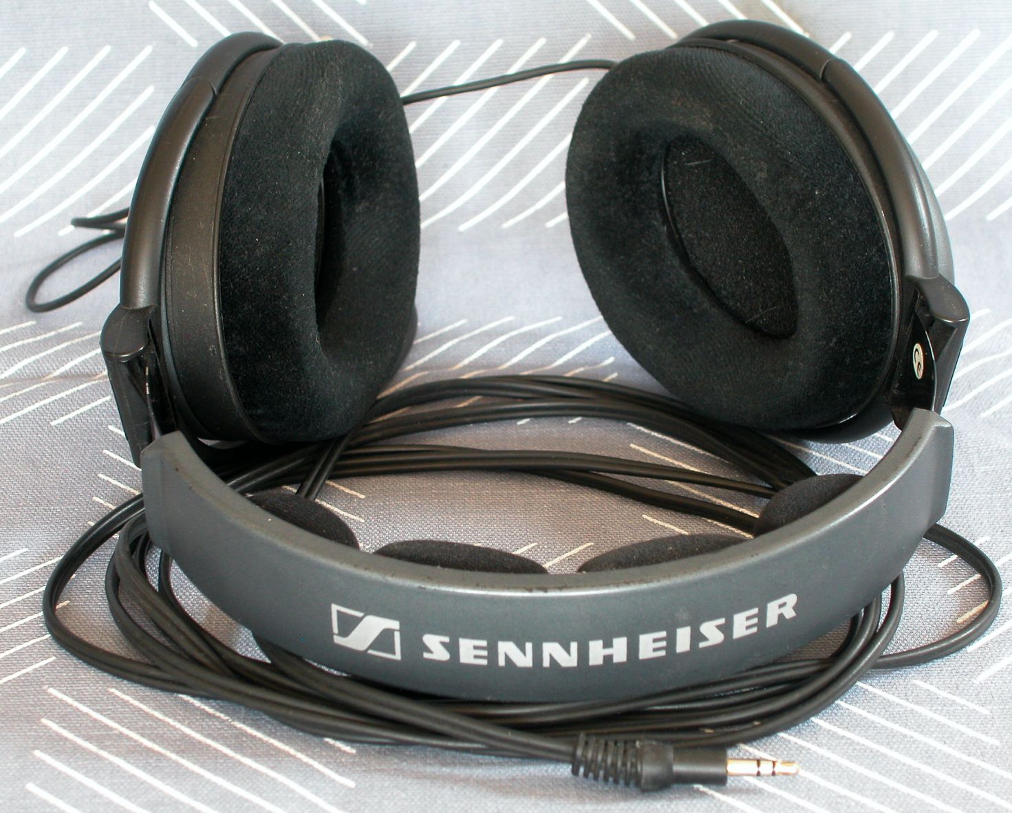 Sold: Sennheiser HD580 Precision Headphones, xlnt | Headphone Reviews ...