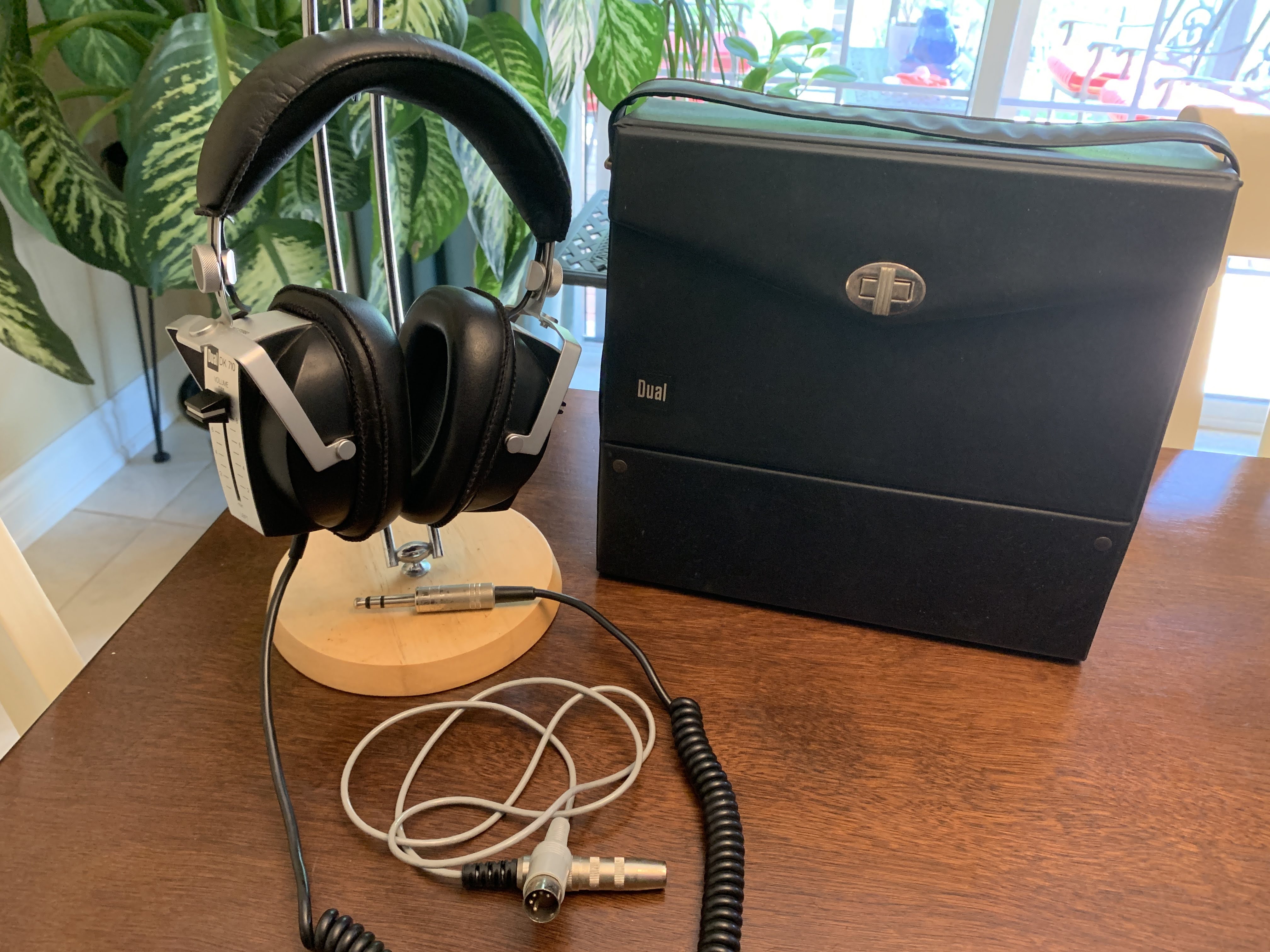 Closed: Dual DK 710 vintage stereo headphones | Headphone Reviews and ...