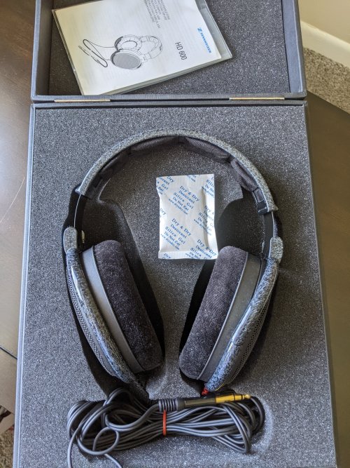 Sold: FS: Sennheiser HD600 (original/classic model with marbled ...