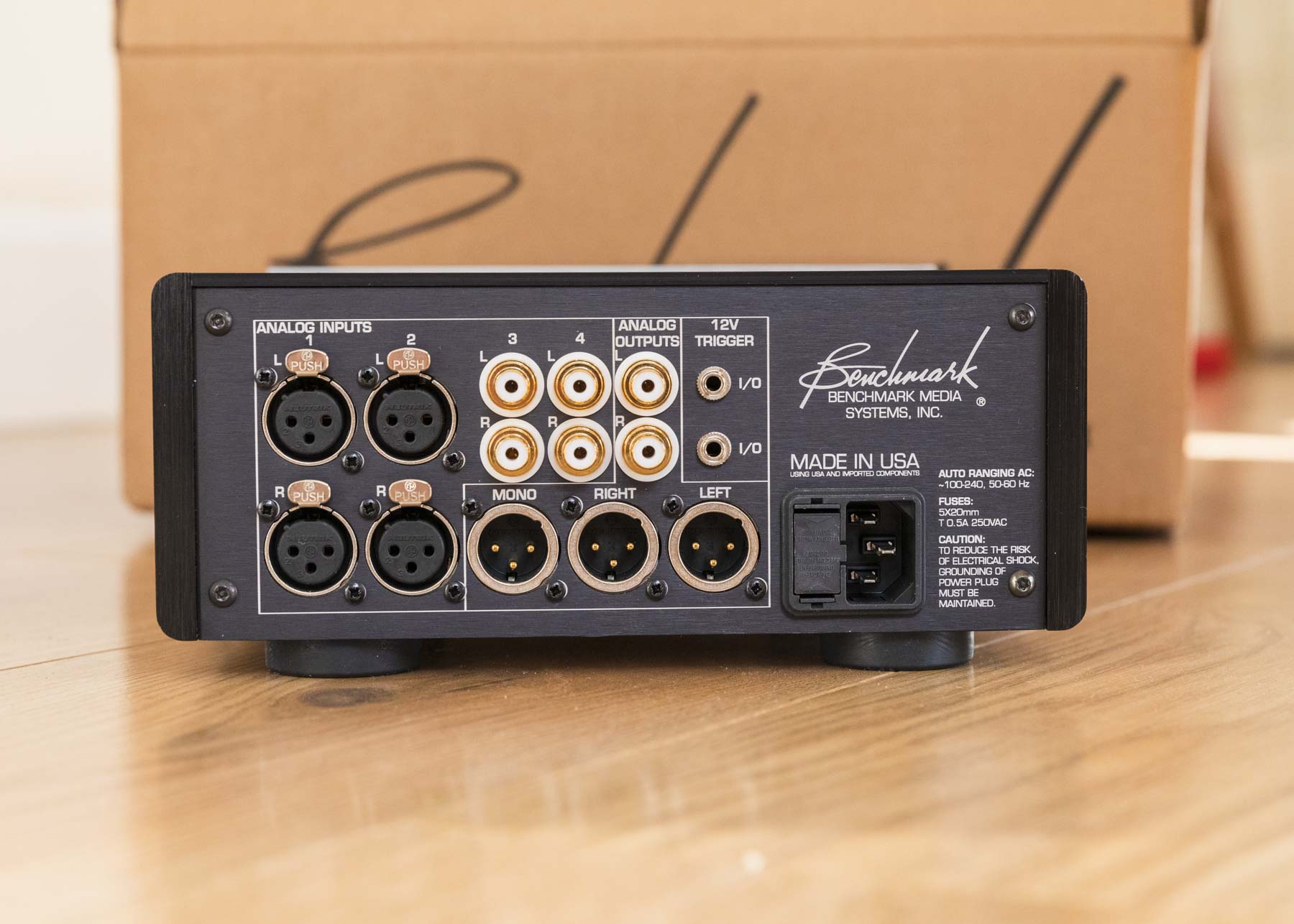 Sold: Benchmark HPA4 Pre/Headphone Amplifier (Silver with remote ...