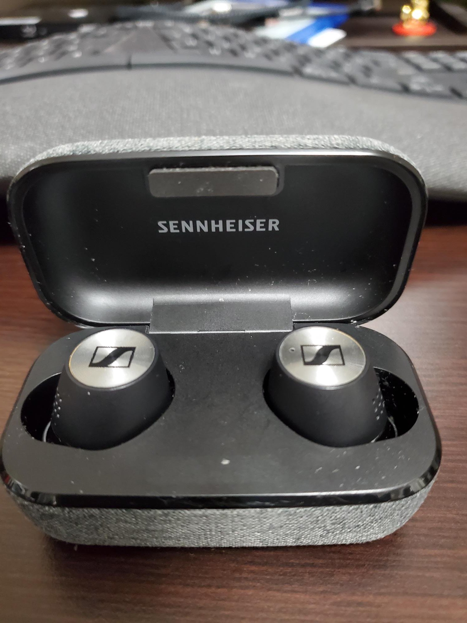 Closed: Sennheiser Momentum 2 True Wireless Earphones | Headphone ...