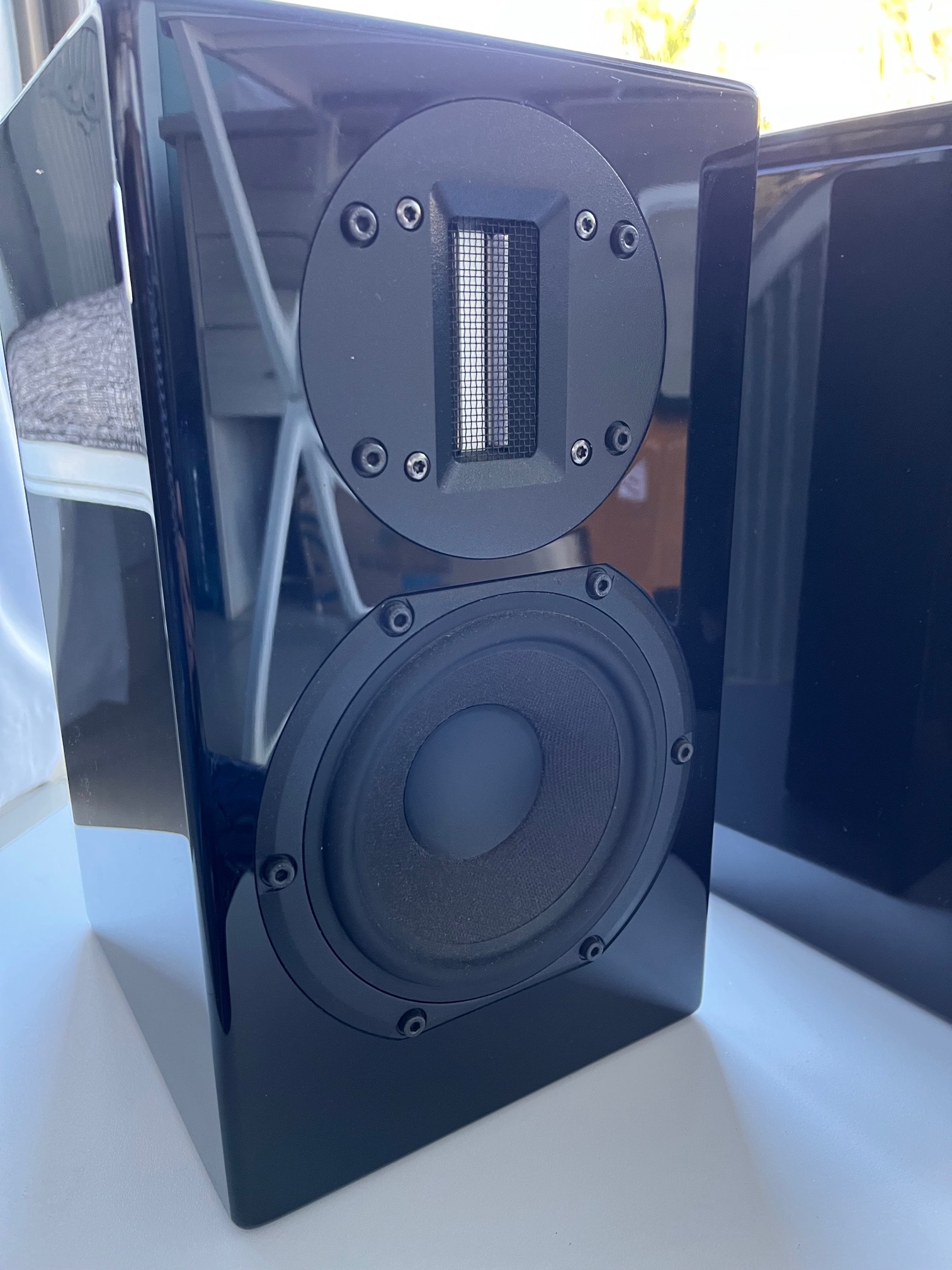 Closed: Axis Voicebox S Bookshelf Speakers | Headphone Reviews and ...