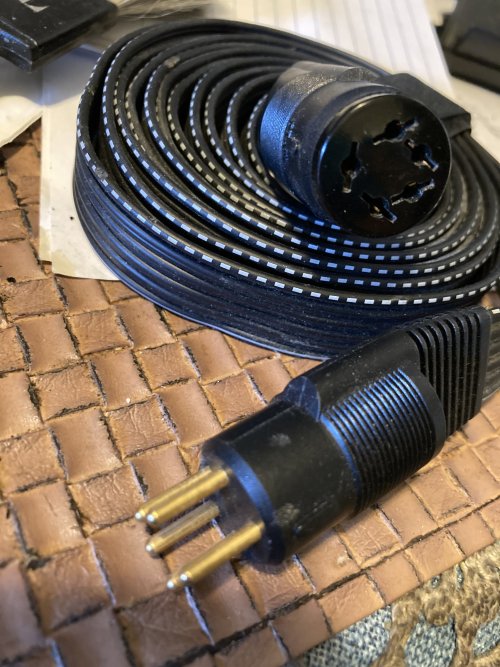 Sold: STAX 5 Pin Extension Cord 2.5 meters | Headphone Reviews and ...