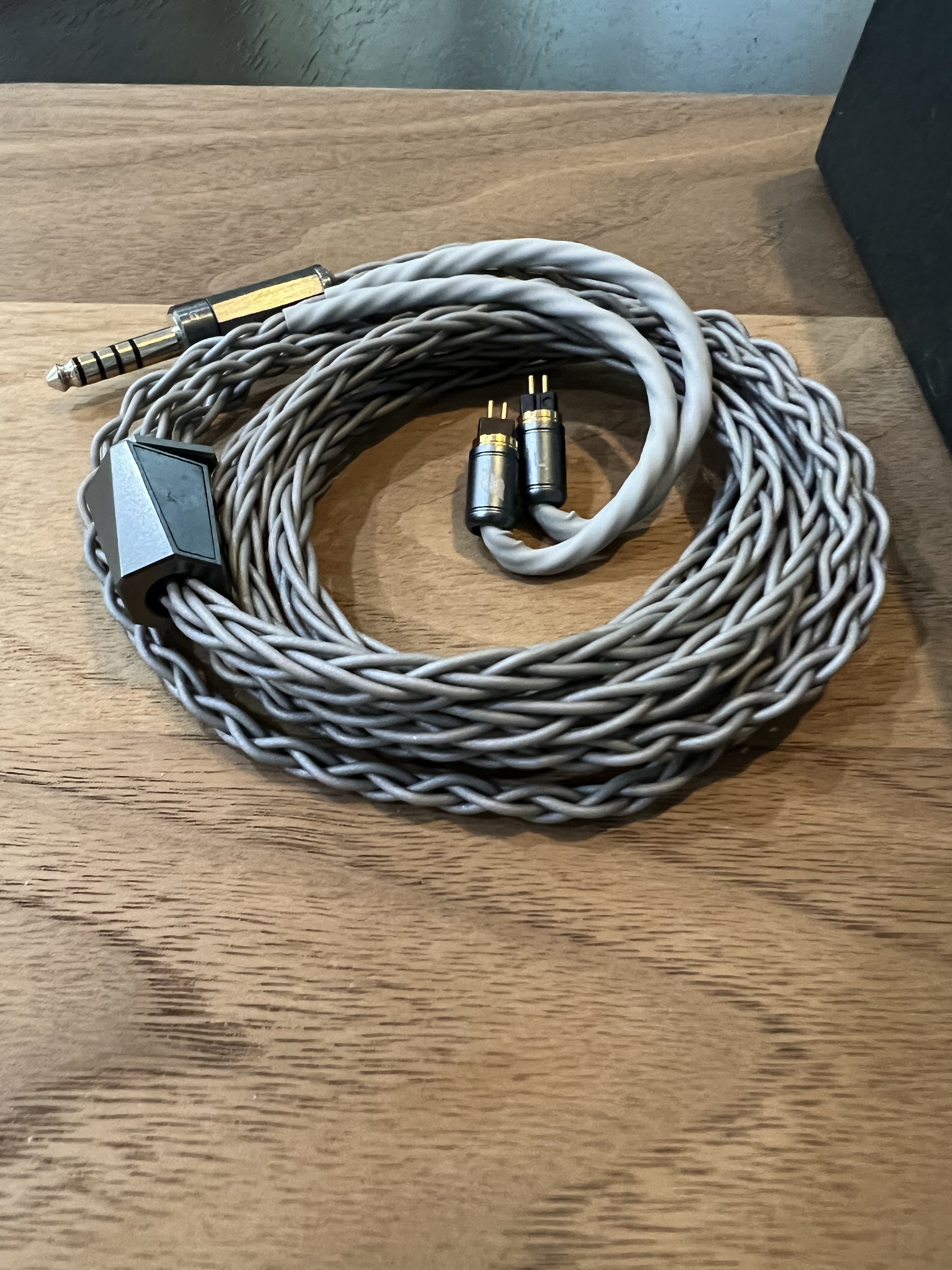 Sold: Effect Audio Eros S ConX (2 pin & MMCX) / 4.4mm plug in Mint ...