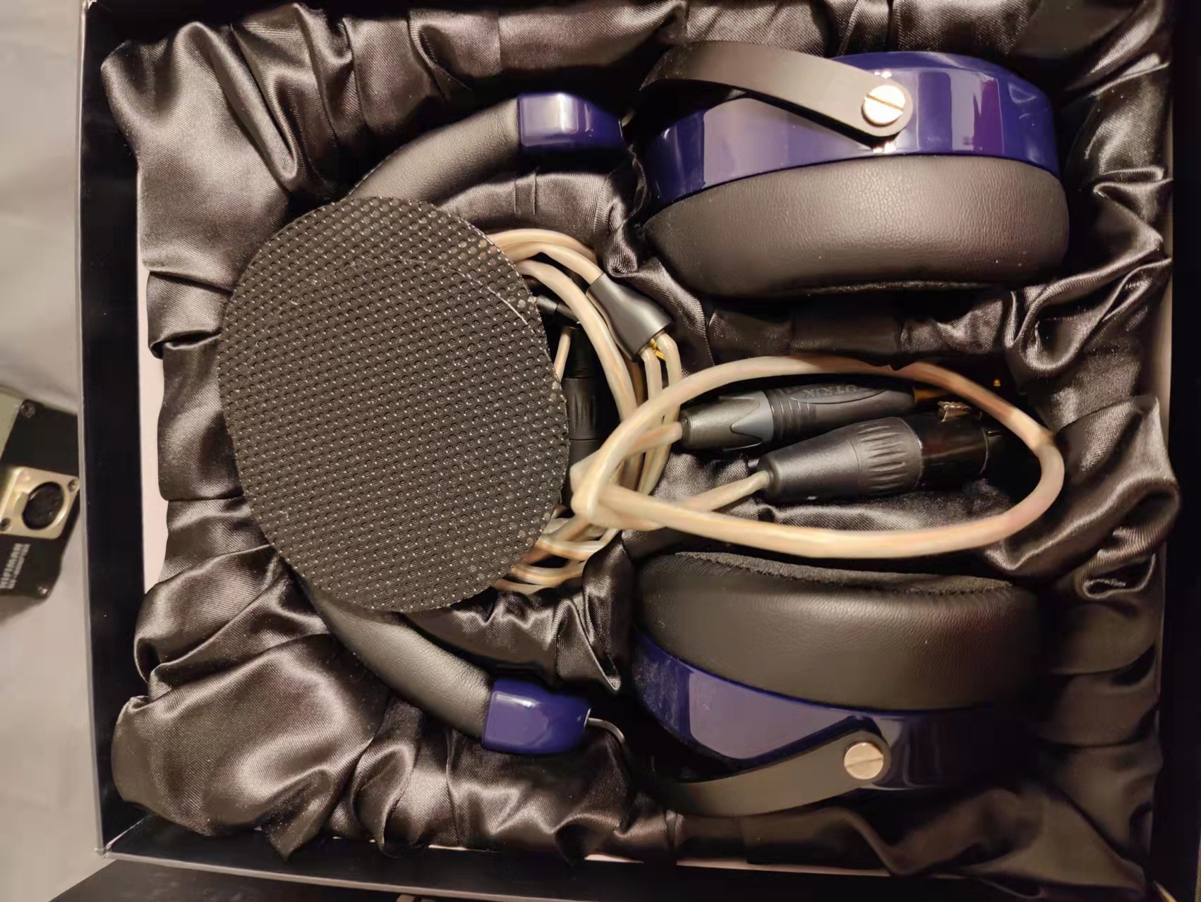 Sold: Hifiman HE6SE v2 with grill mod and HE-adapter | Headphone ...