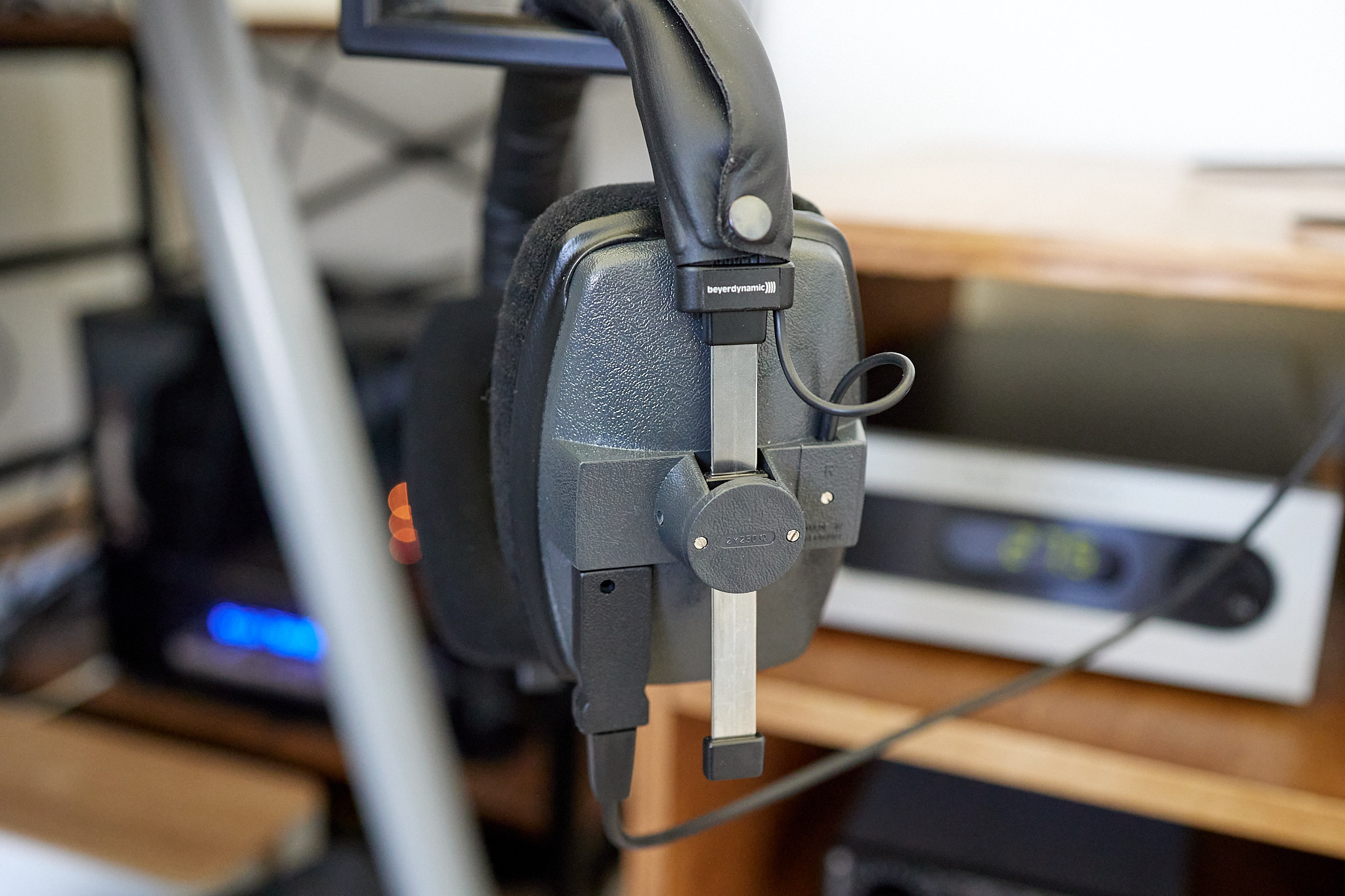 Sold: Beyerdynamic DT150 w/ DT100 pads | Headphone Reviews and ...