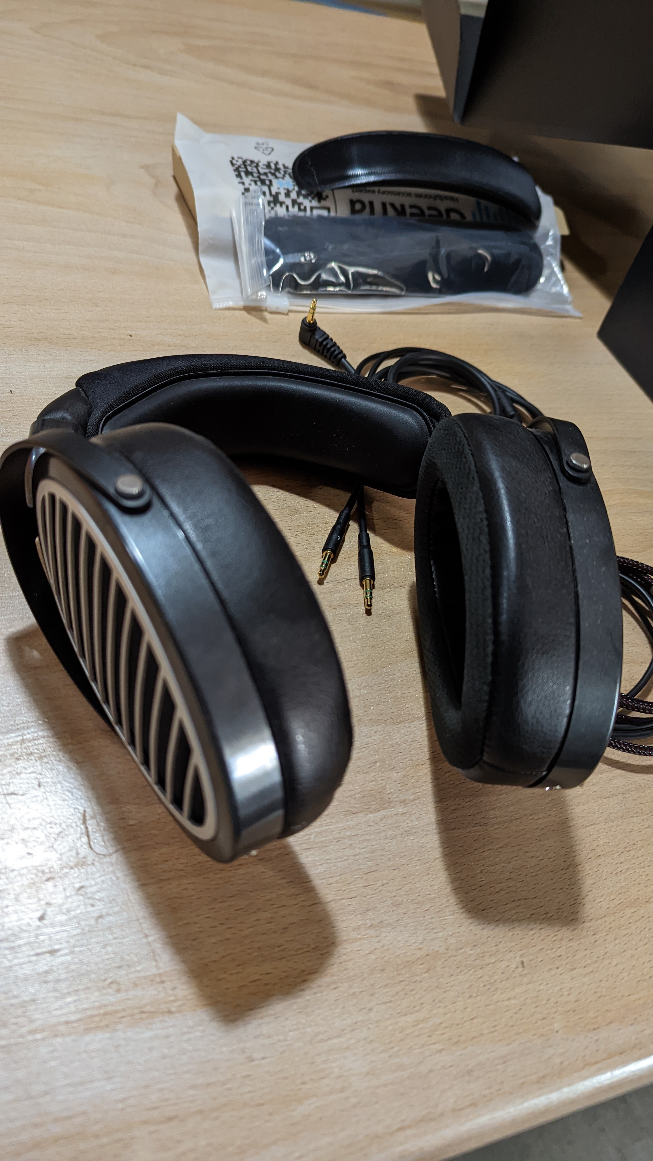 Closed: Hifiman Edition XS (open planar) | Headphone Reviews and ...