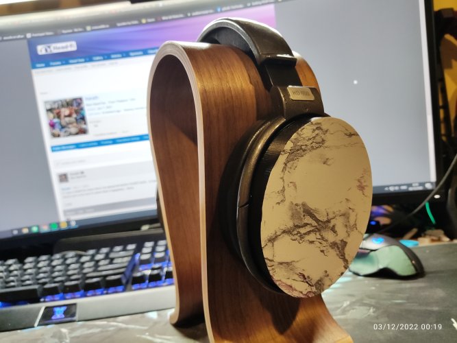 Closed: Early Sennheiser HD650 with a lot of mod | Headphone Reviews ...
