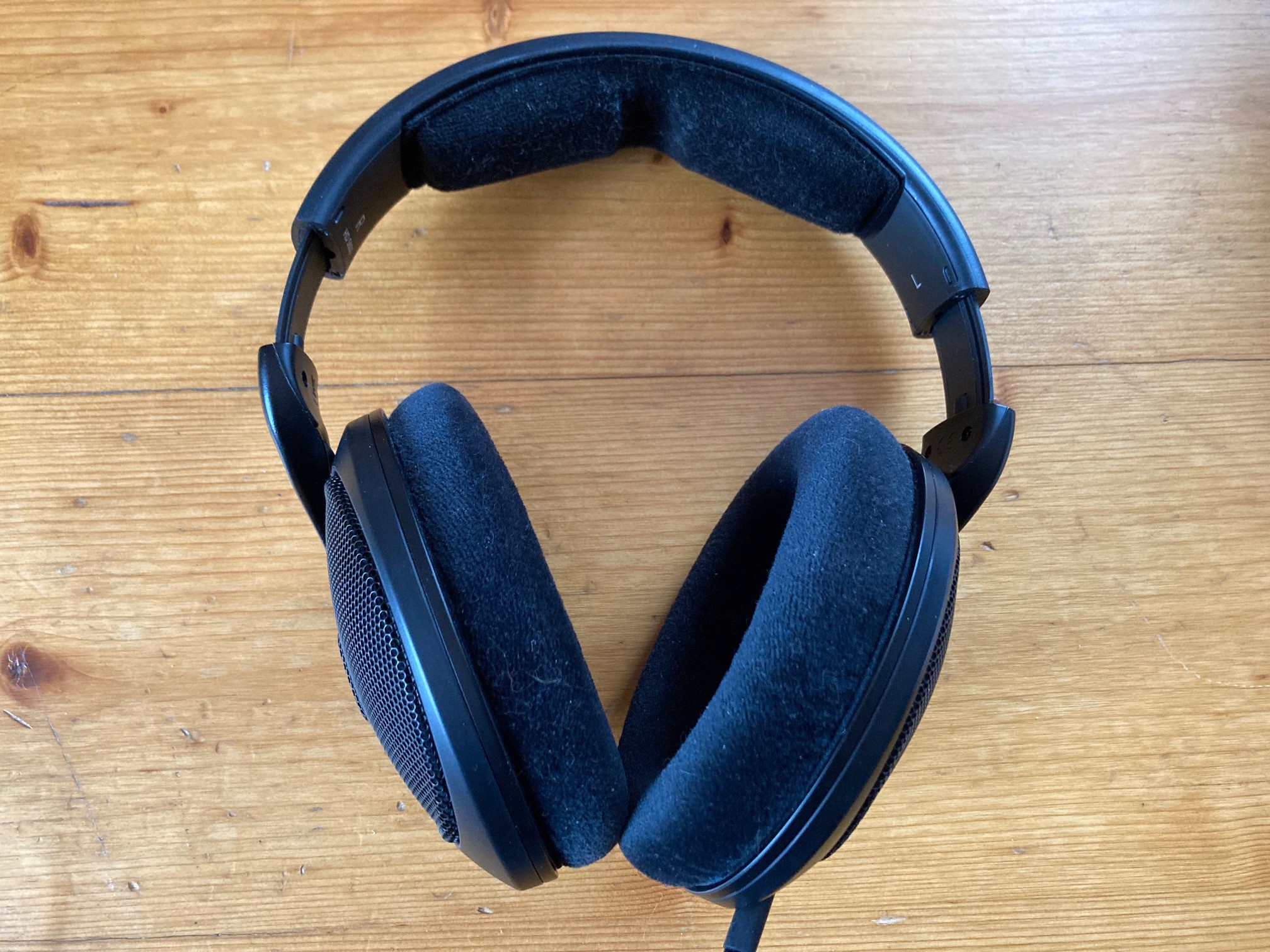 Closed: Sennheiser HD560S incl. guarantee | Headphone Reviews and ...