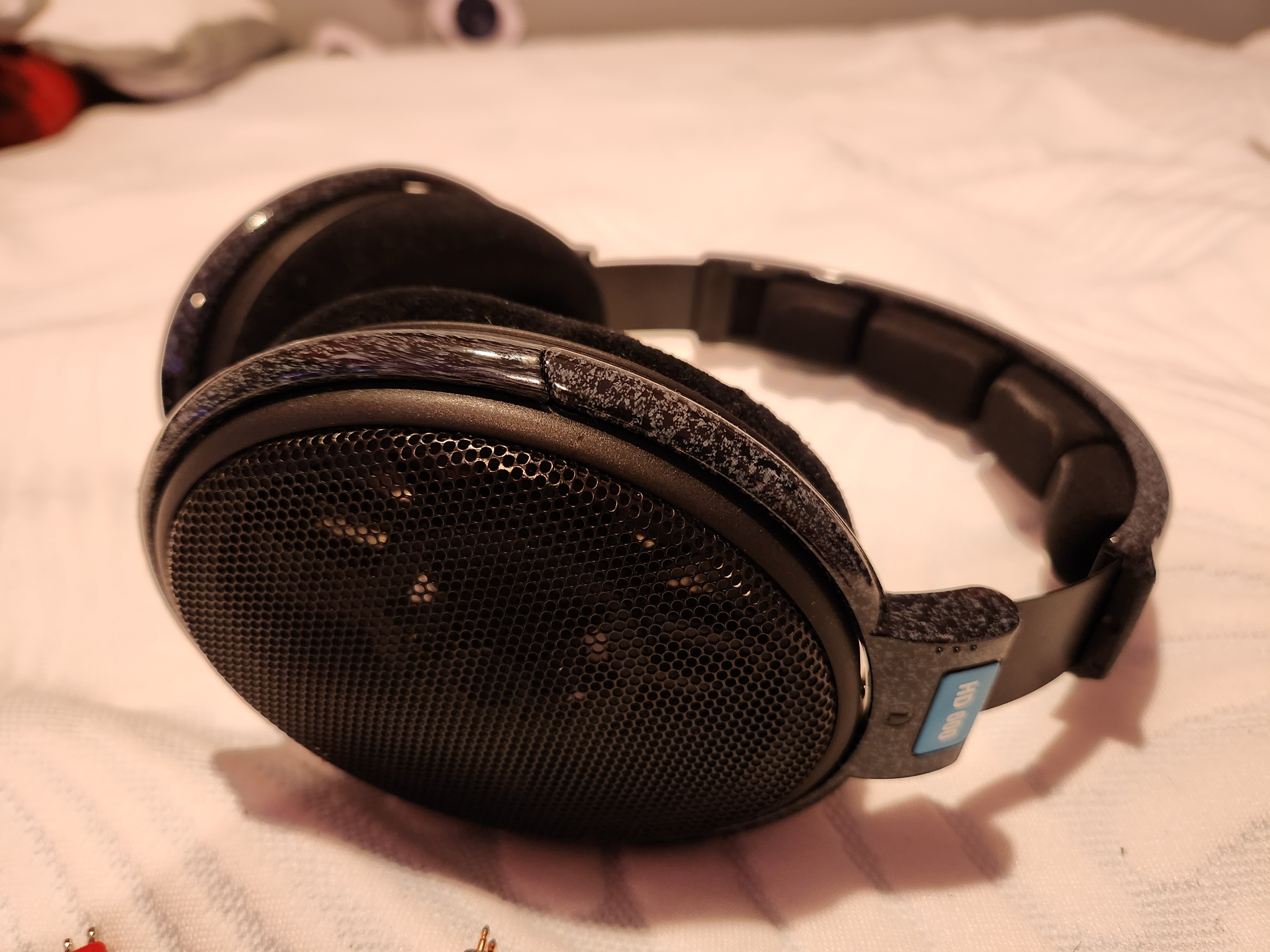 Sold: Sennheiser HD600 Marble with Corpse Cable and ZMF pads ...