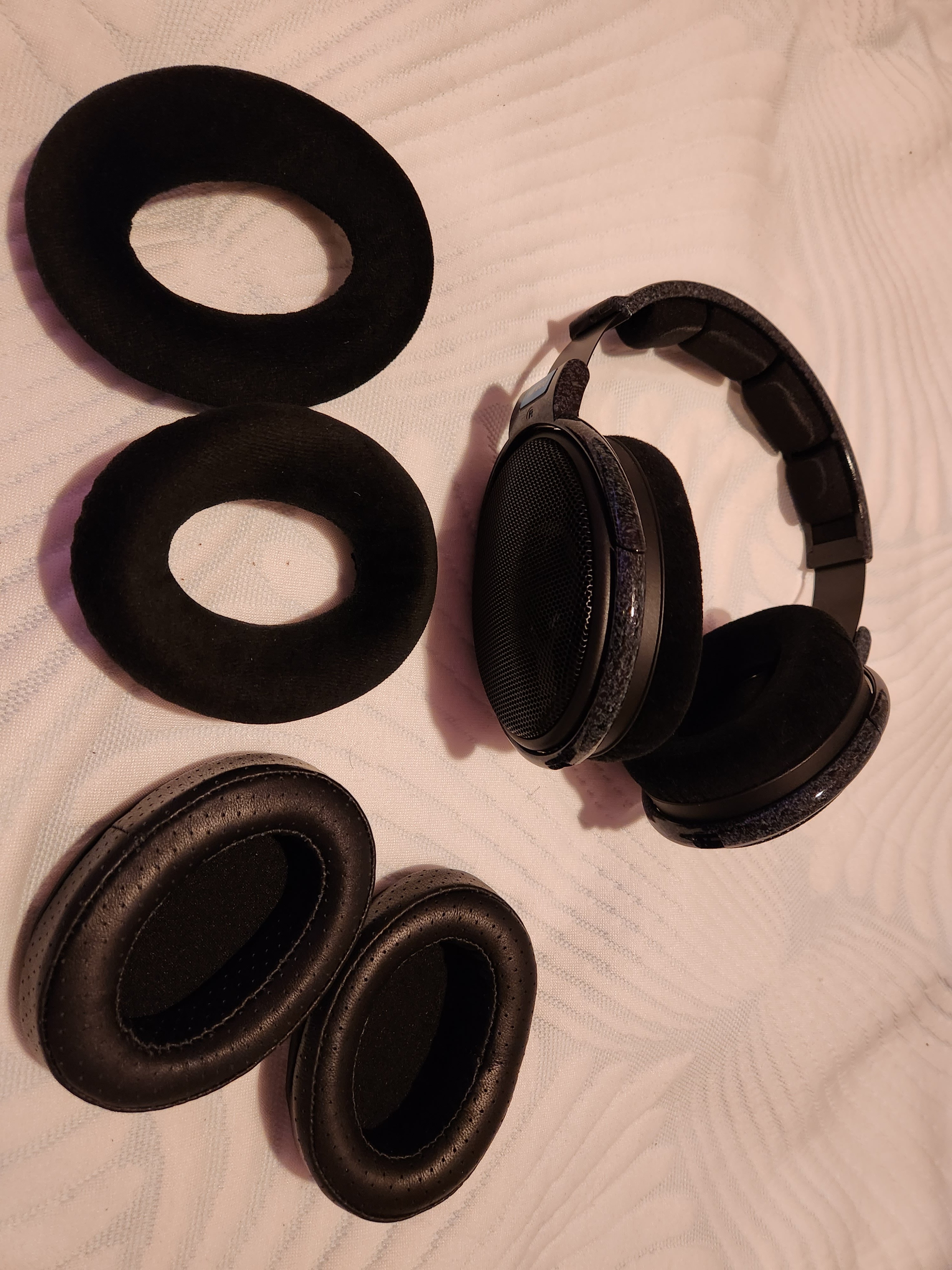 Sold: Sennheiser HD600 Marble with Corpse Cable and ZMF pads ...