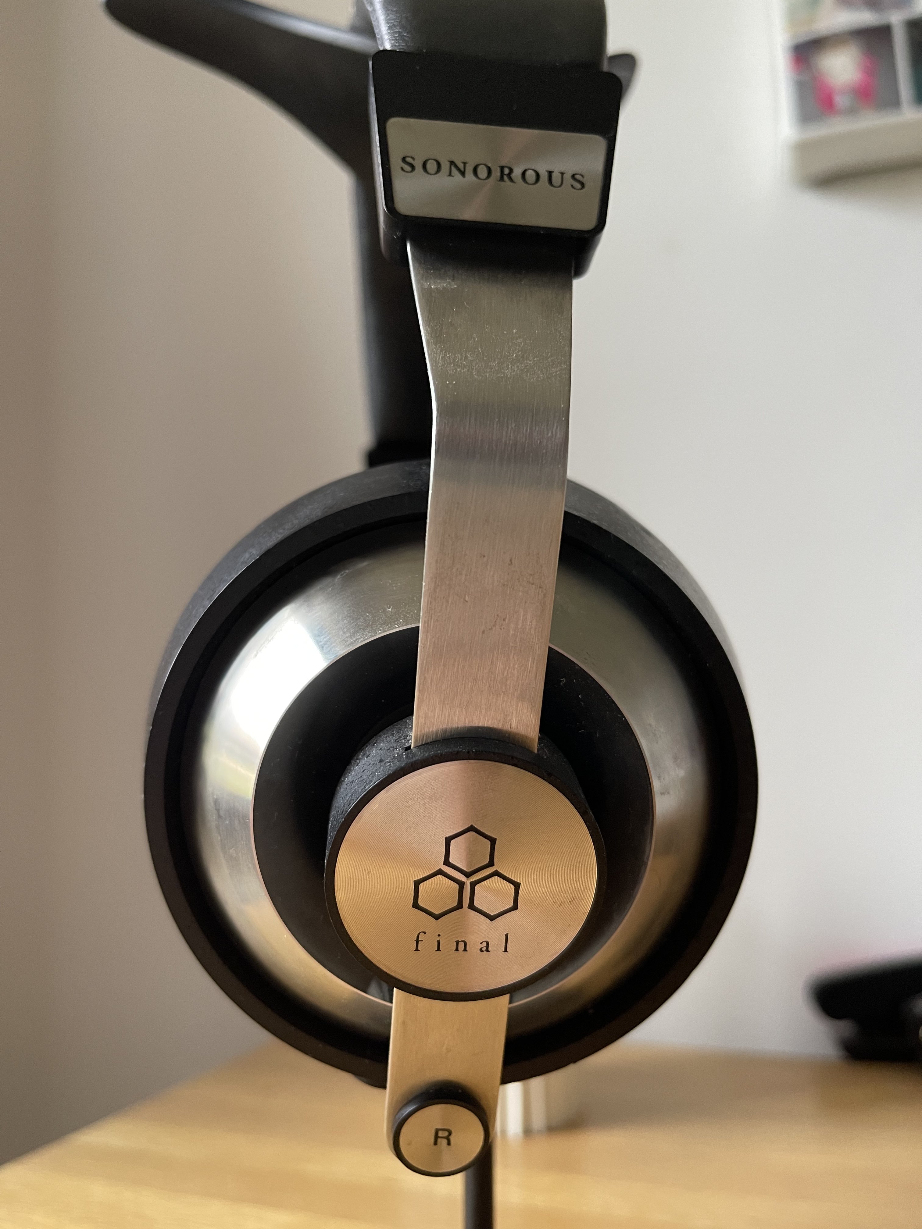 Closed: Final Audio Design Sonorous VI | Headphone Reviews and ...