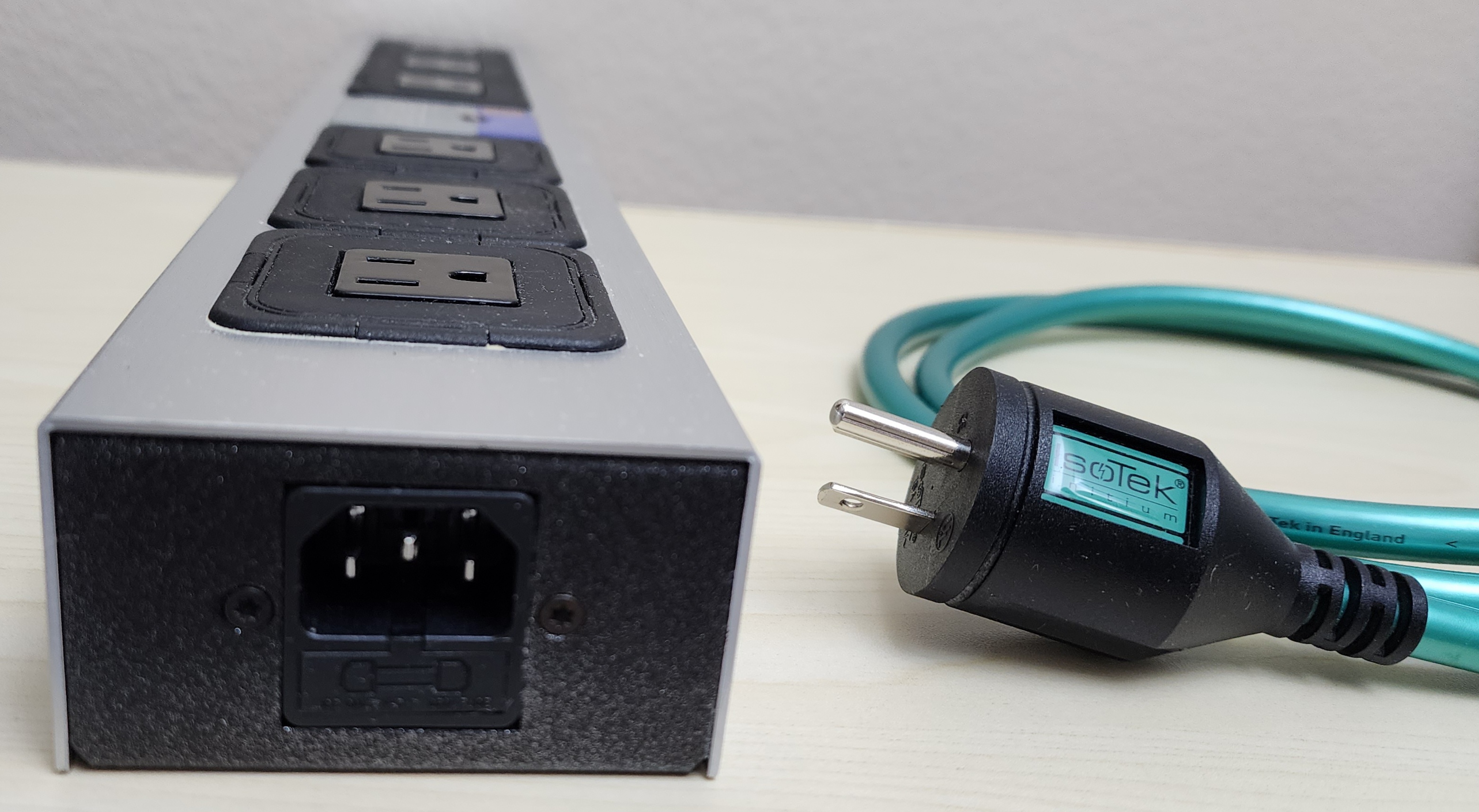 Sold: Isotek Evo 3 Polaris | Power Conditioner & Surge Protector | High ...