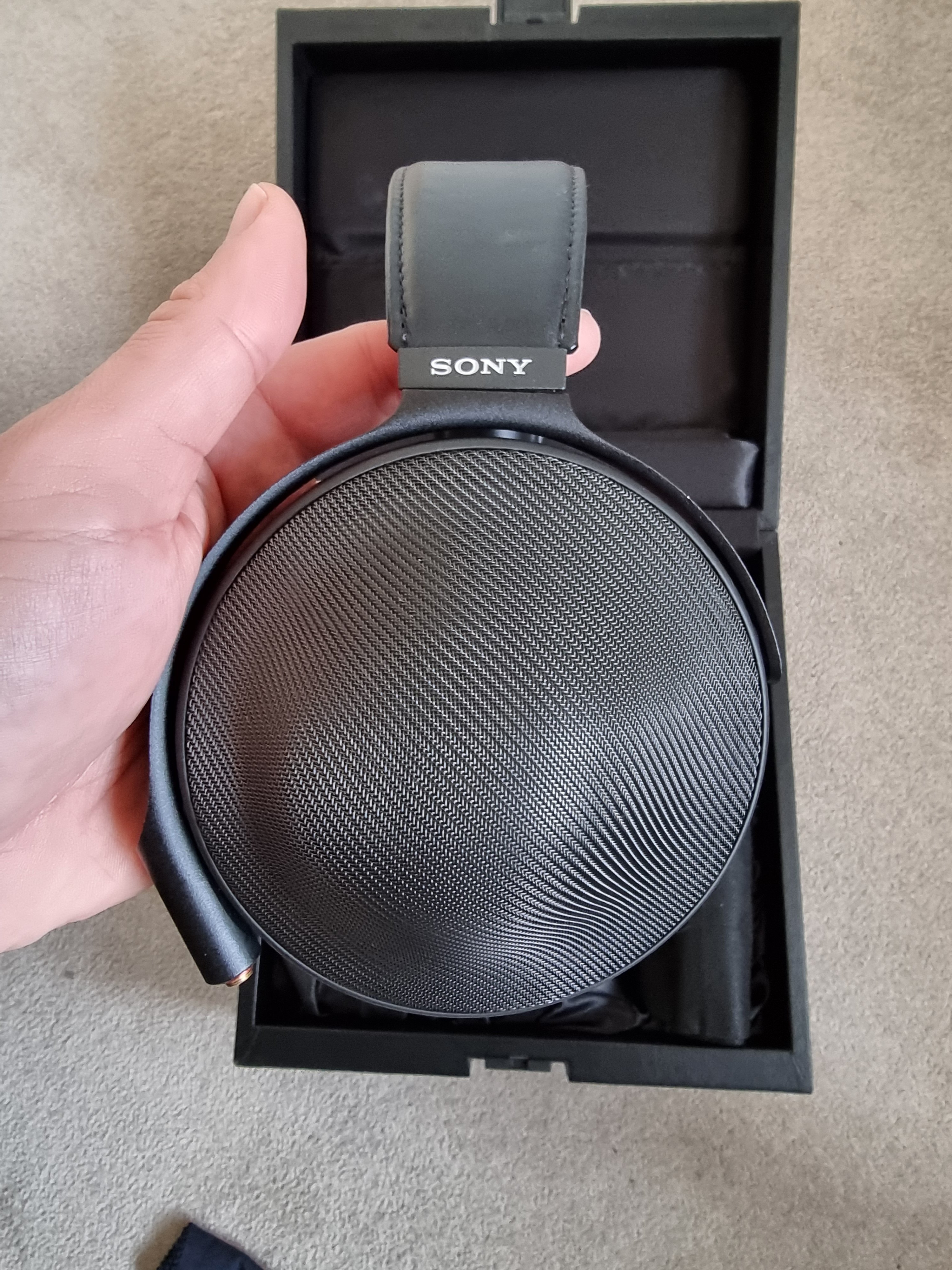 Sold: Sony MDR-Z1R | Headphone Reviews and Discussion - Head-Fi.org