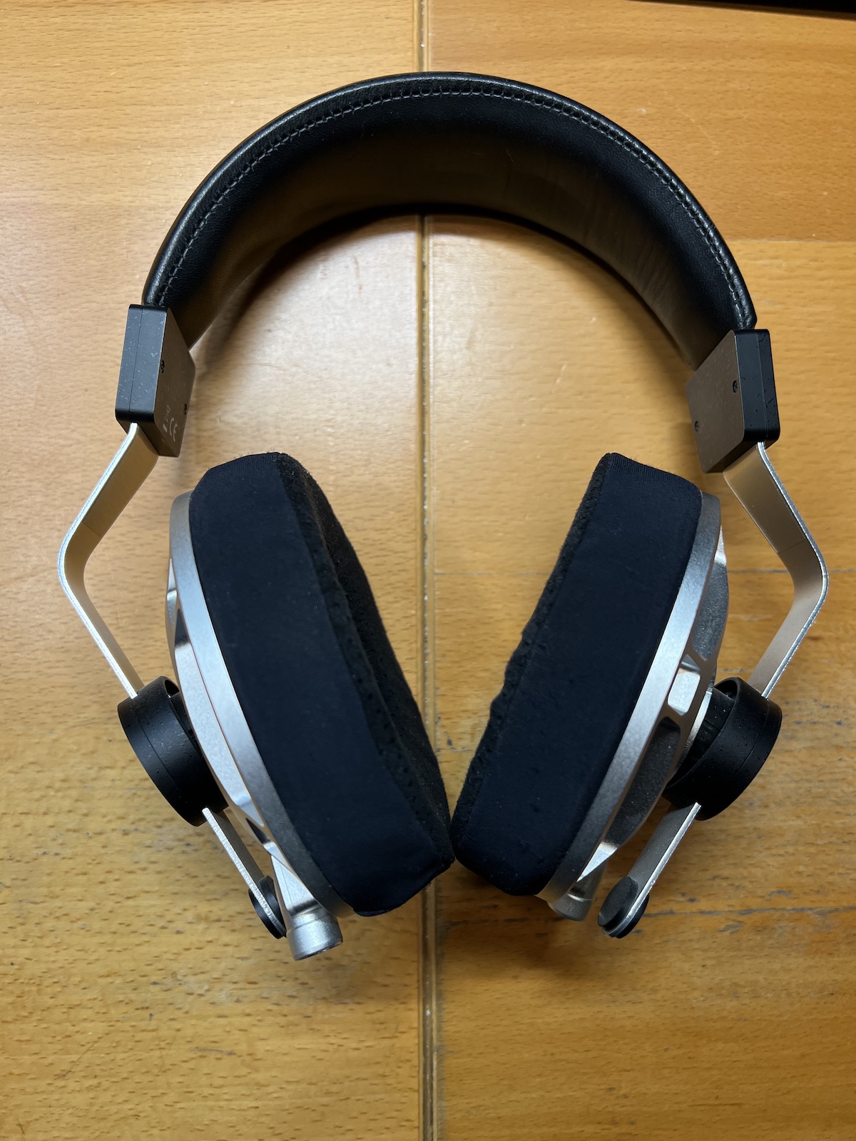 Closed: Final D8000 Pro Silver in excellent condition | Headphone ...
