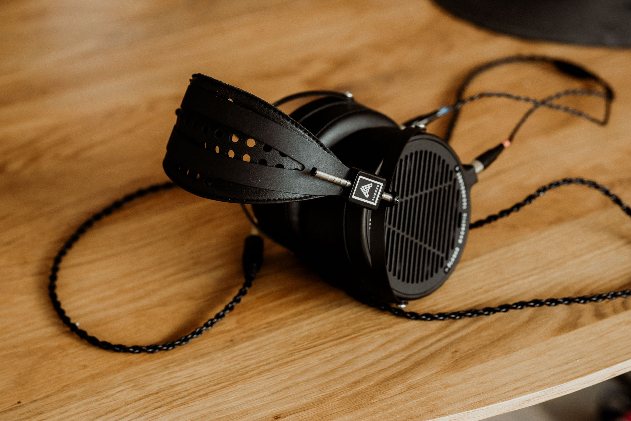 Closed: Audeze LCD-2C headphones Europe | Headphone Reviews and ...