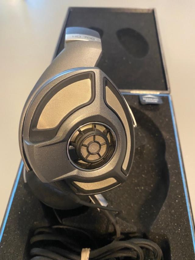 Sold: Sennheiser HD700 like new | Headphone Reviews and Discussion ...