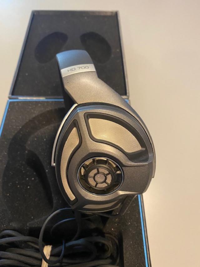 Sold: Sennheiser HD700 like new | Headphone Reviews and Discussion - Head-Fi.org