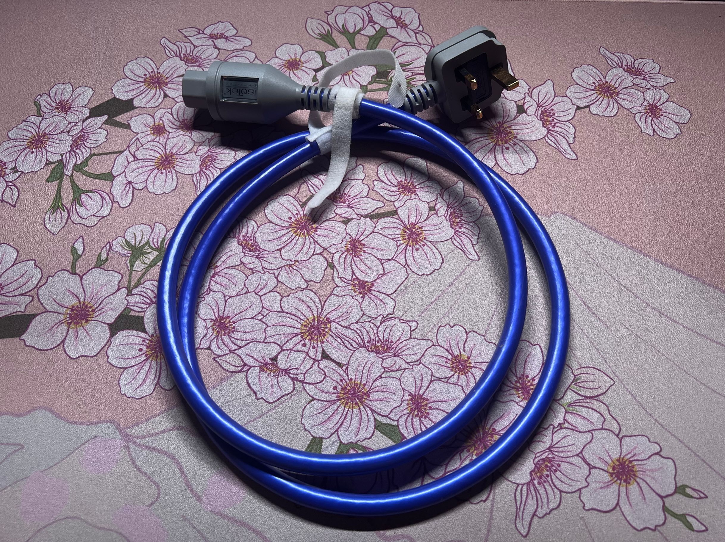 Sold: Cables! Poweramp adaptor/ USB/ Powercord/ HD800 upgrade cable ...