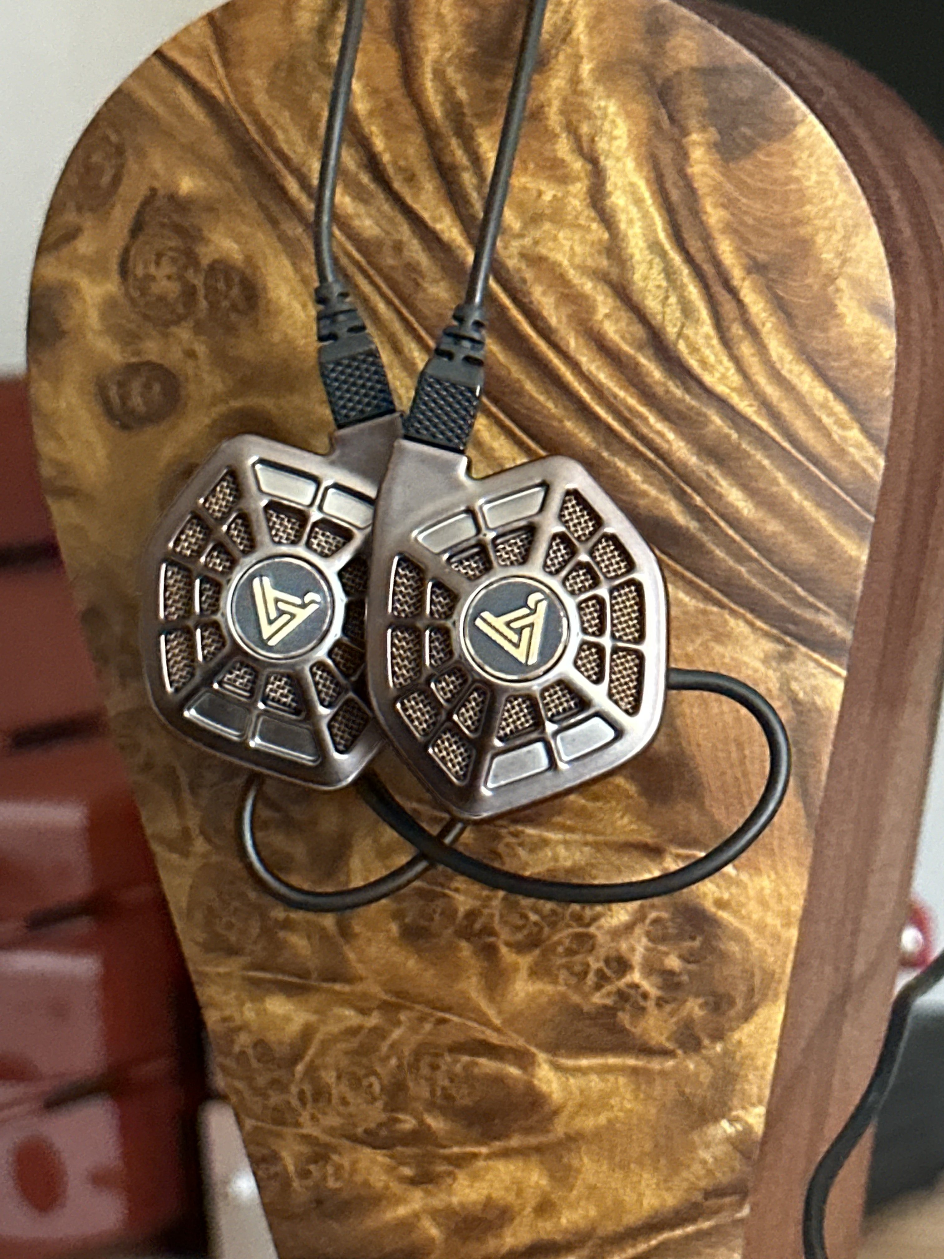 Closed: Adeze Isine 20 | Headphone Reviews and Discussion - Head-Fi.org