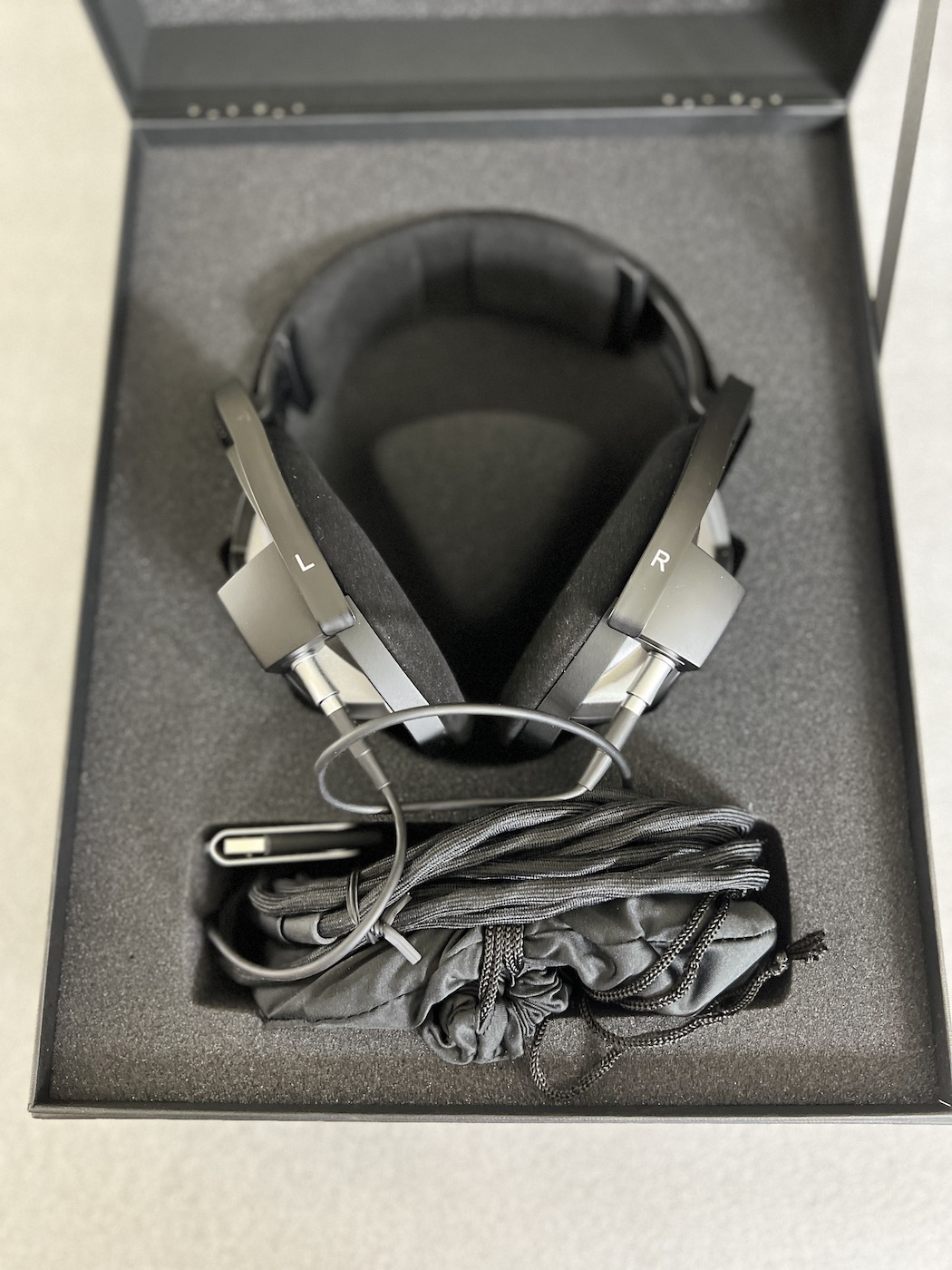 Sold: Sennheiser HD800s Headphones in very good condition (Price ...