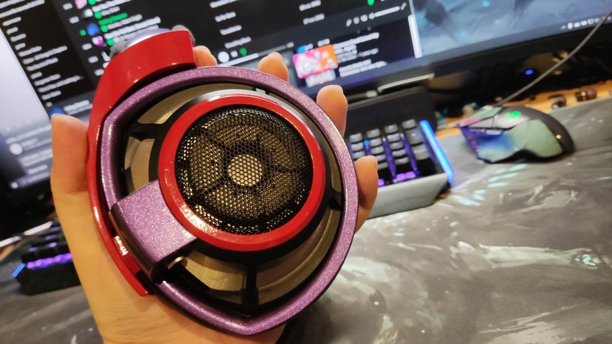 Closed: Sennheiser HD800 (paint - your choice) | Headphone Reviews and ...