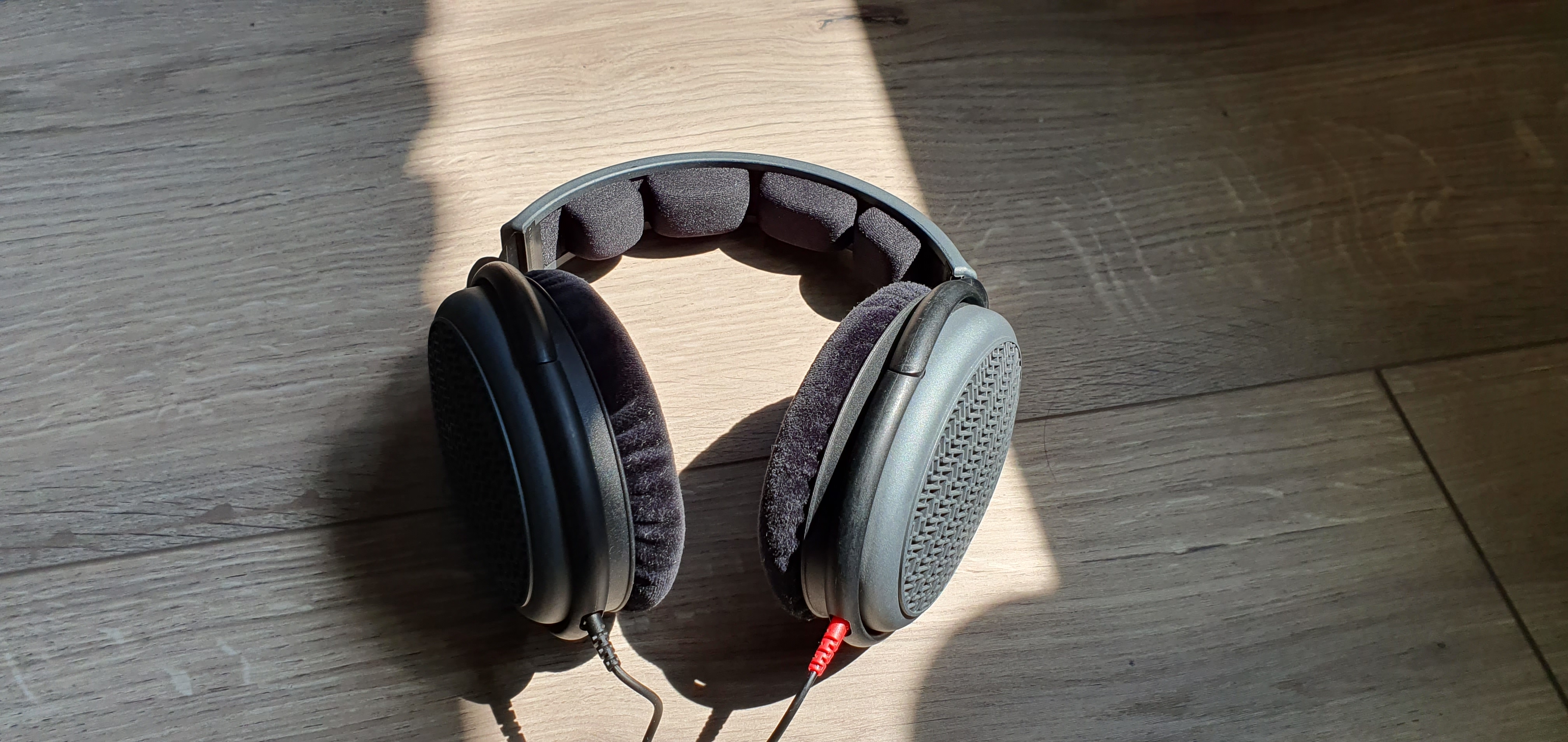 Closed: Sennheiser HD 580 Precision early model | Headphone Reviews and ...