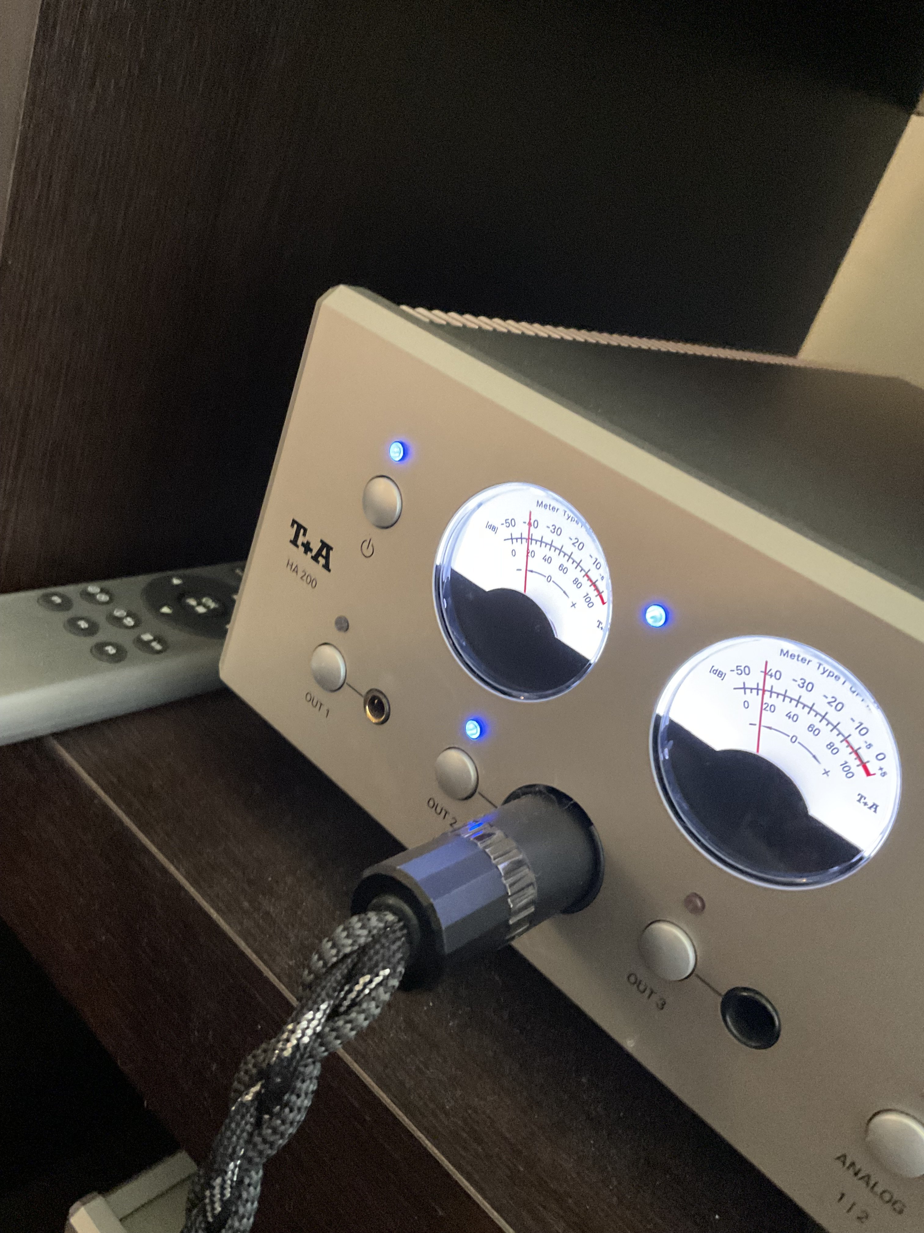 Sold: T+A HA 200 HA200 HA-200 Headphone Amplifier & DAC - Silver ...