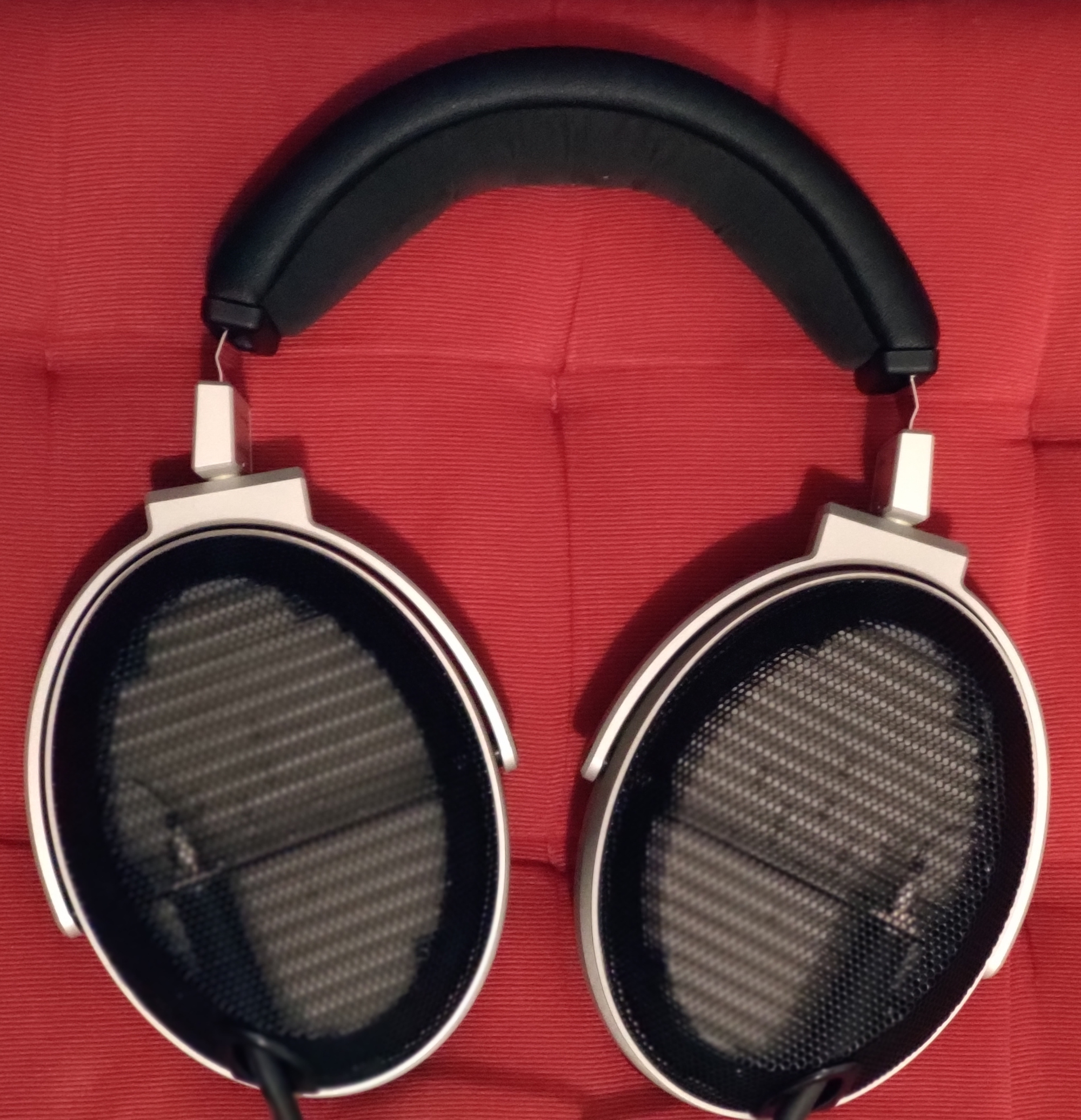 Sold: T+A Solitaire P like new with 2 set of pads, cables, invoice and ...