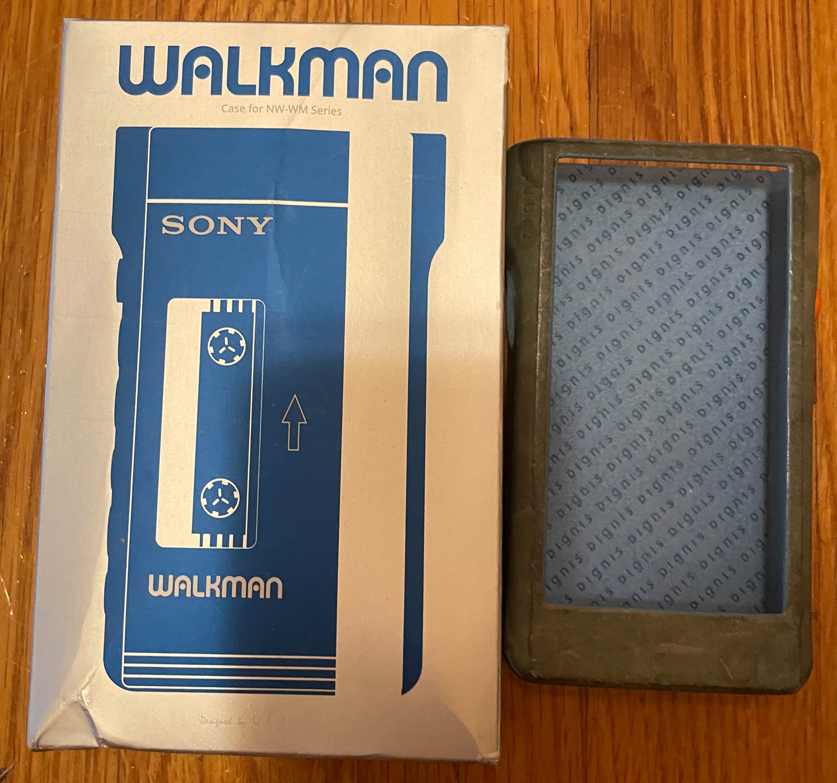 Closed: Japanese Sony Walkman NW-WM1A, 2 x Dignis Cases, FiiO line out ...