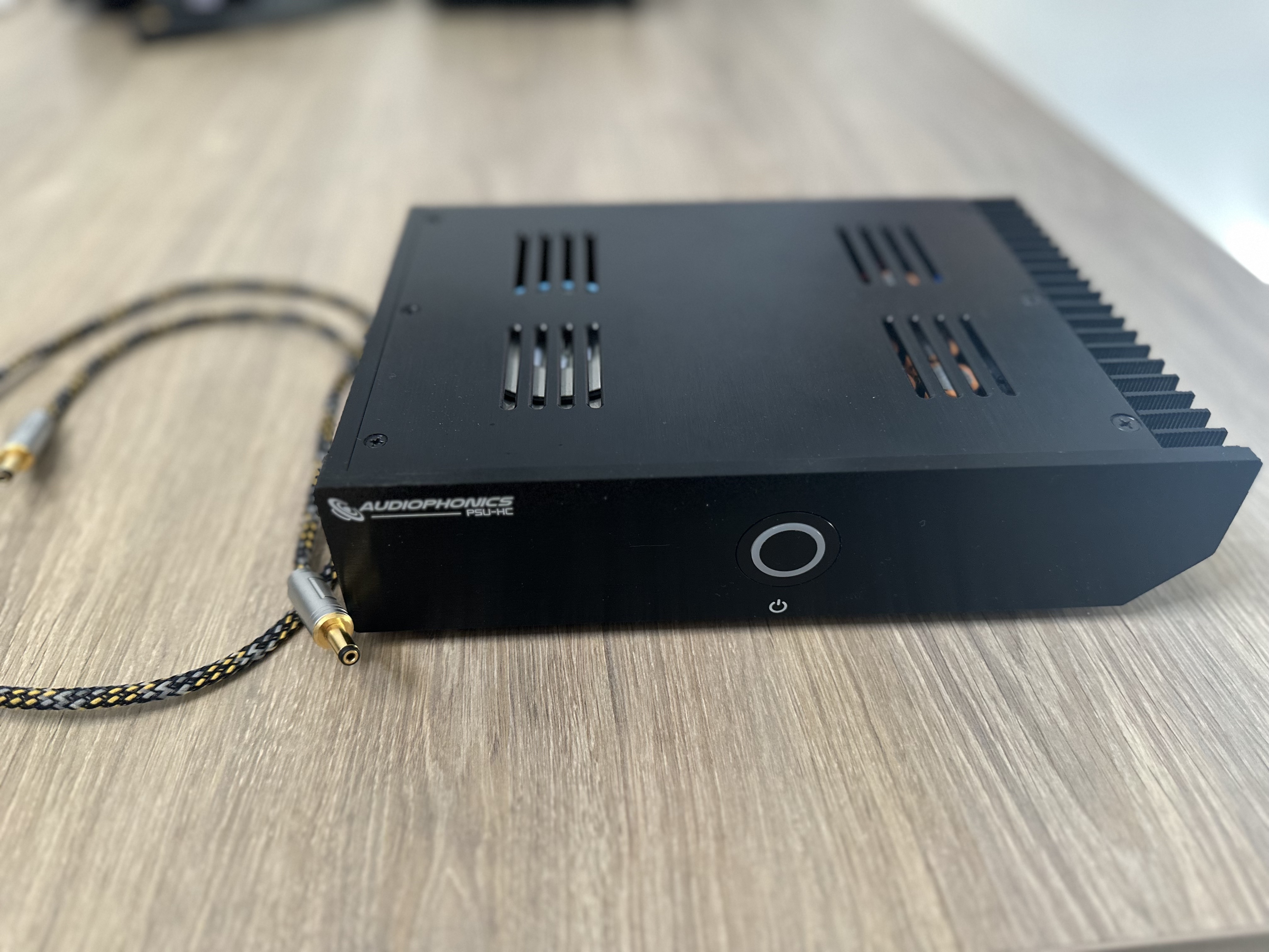 Closed: PATHOS AURIUM / LINEAR PSU AUDIOPHONIC / GOLD LION TUBE ...