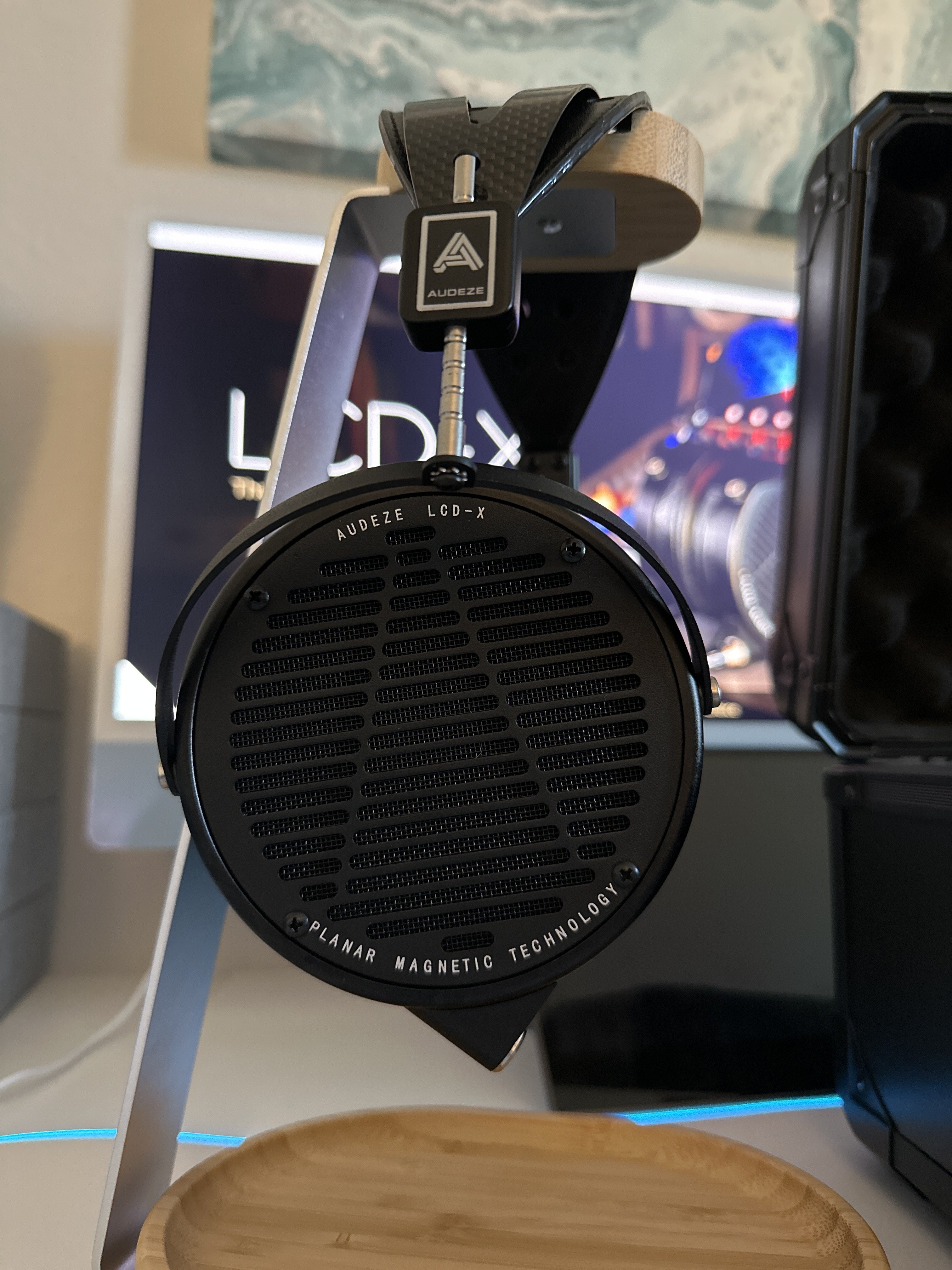 Closed: Audeze LCD X 2021 with carbon fiber headband | Headphone ...